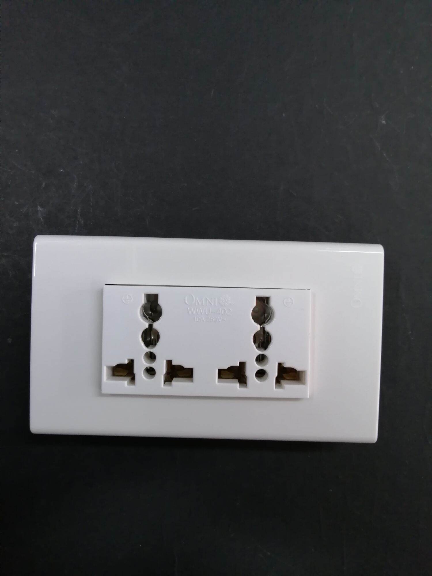 Omni Duplex Universal Outlet (WWU-402) White or Dark Grey "graphite ...