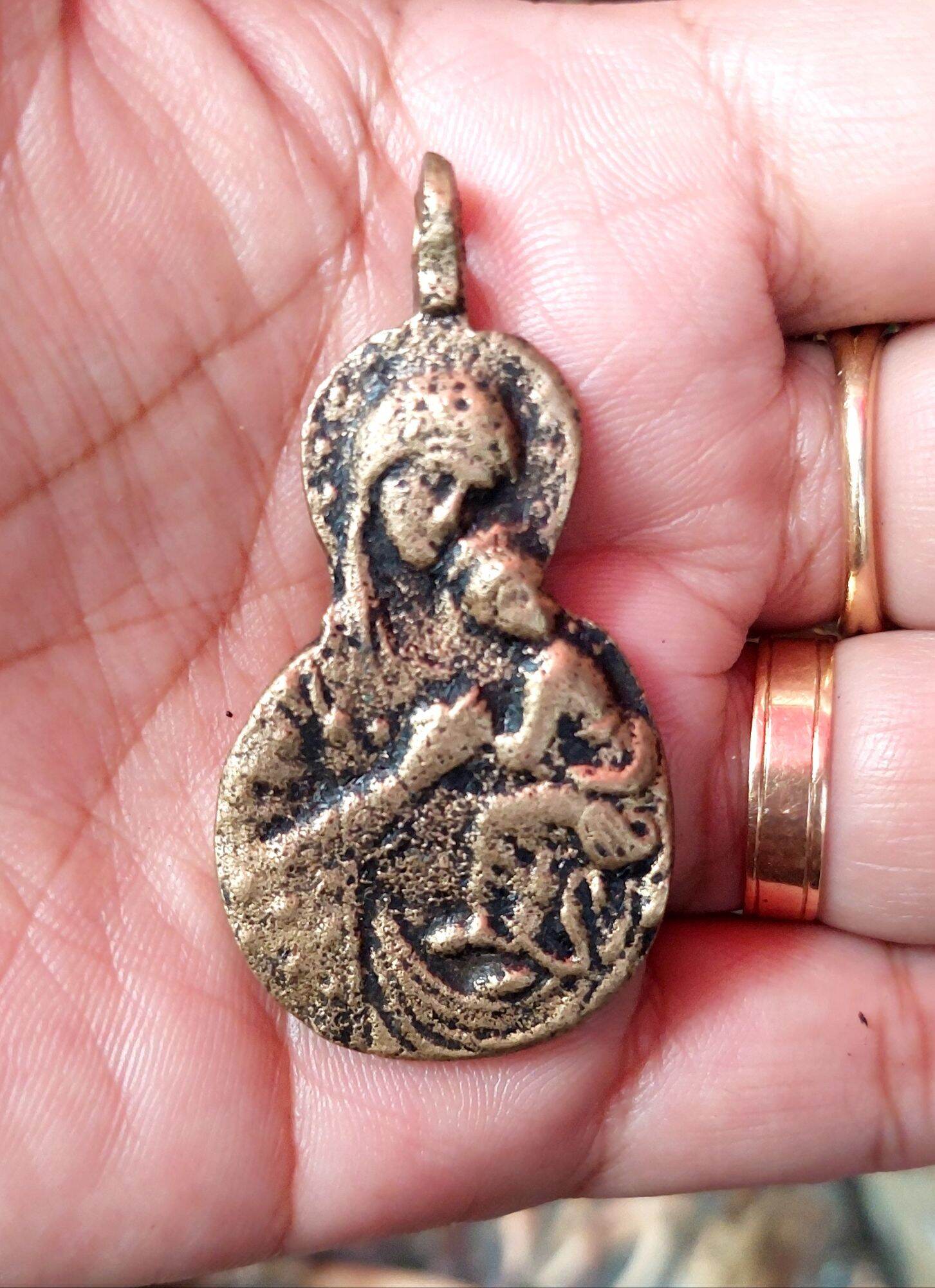 Mother of Perpetual Help/ Ina ng Saklolo pendant gawa sa tanso | Lazada PH