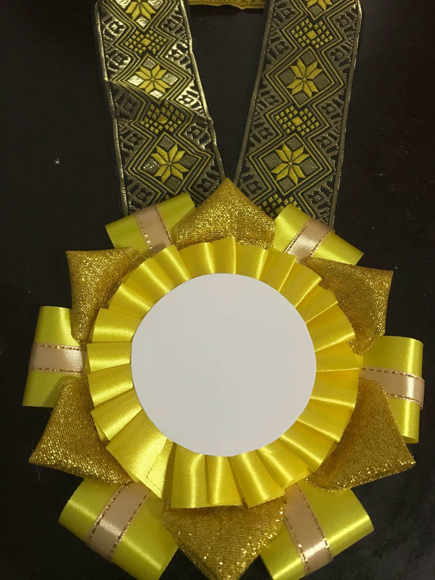 Garland Lei for graduation and guest or vip with free logo | Lazada PH