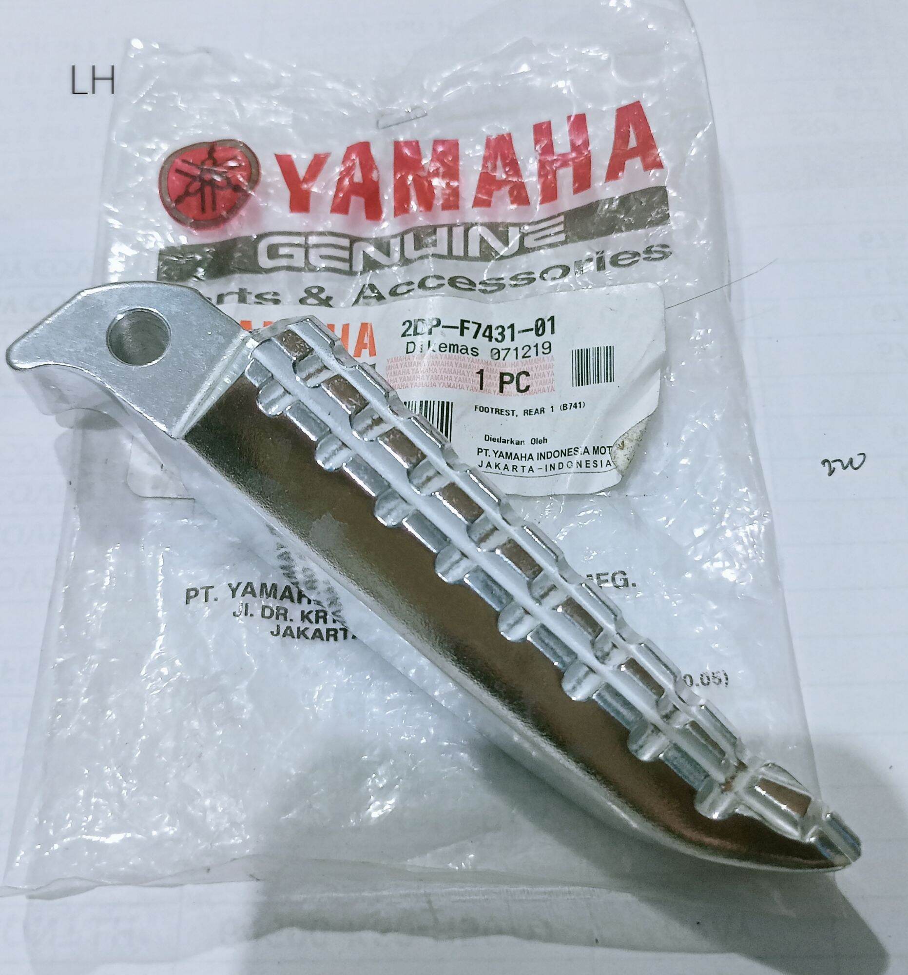 Yamaha Genuine Footrest Rear 1&2 Nmax V1 | Lazada PH