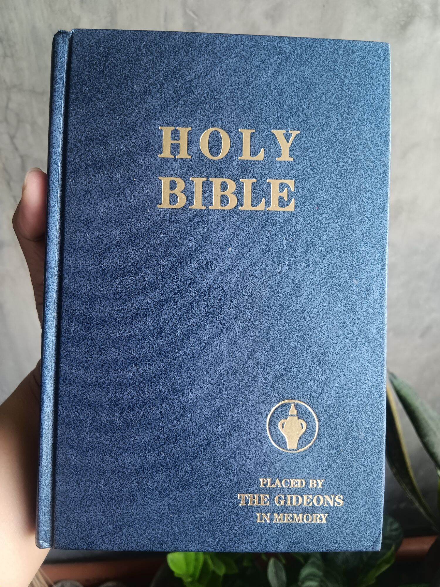 HOLY BIBLE BY THE GIDEONS (BLUE) HARD BOUND | Lazada PH