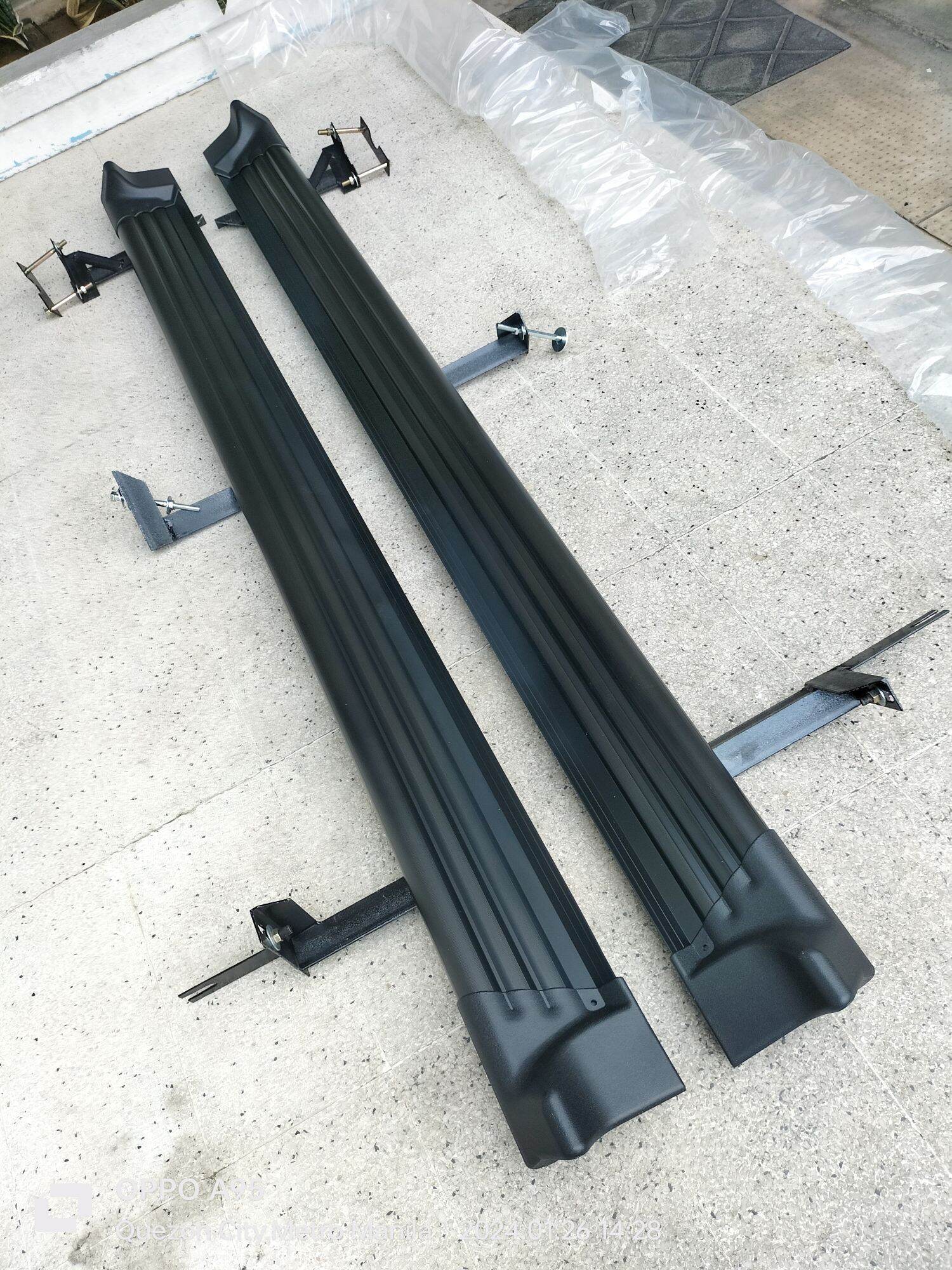 TOYOTA INNOVA STEPBOARD 2016-2024 w/ bolt on brackets ( triwave ...