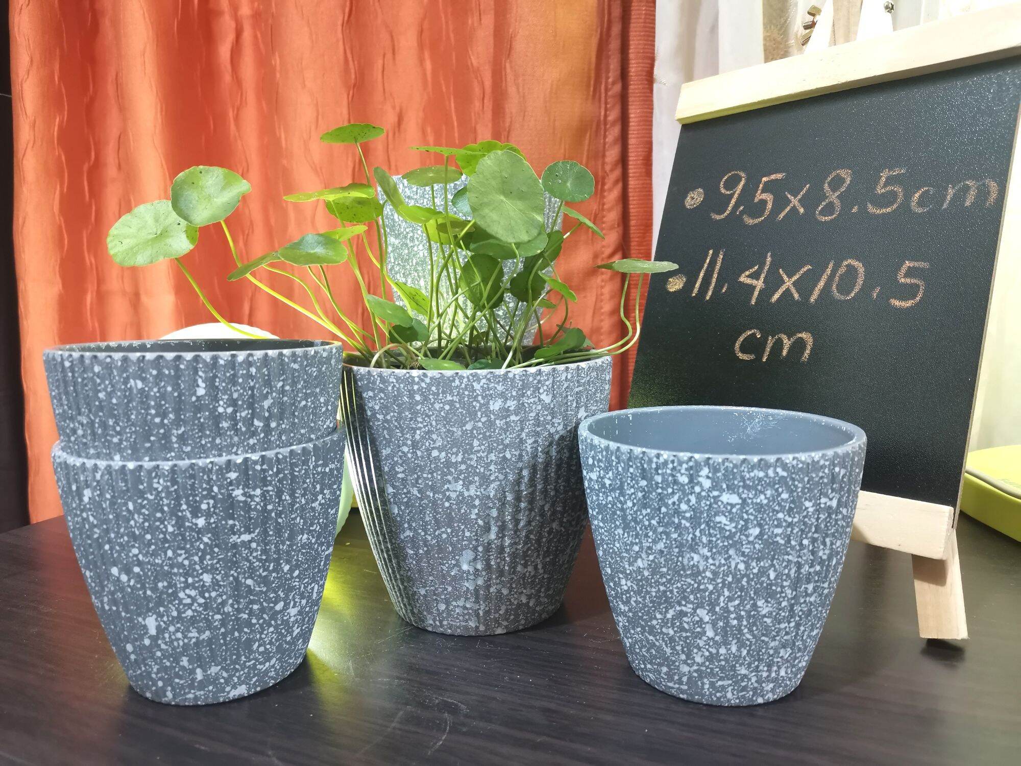 Plastic Corrugated Flower Pot |Plain Mint Green;Marbled grey-white