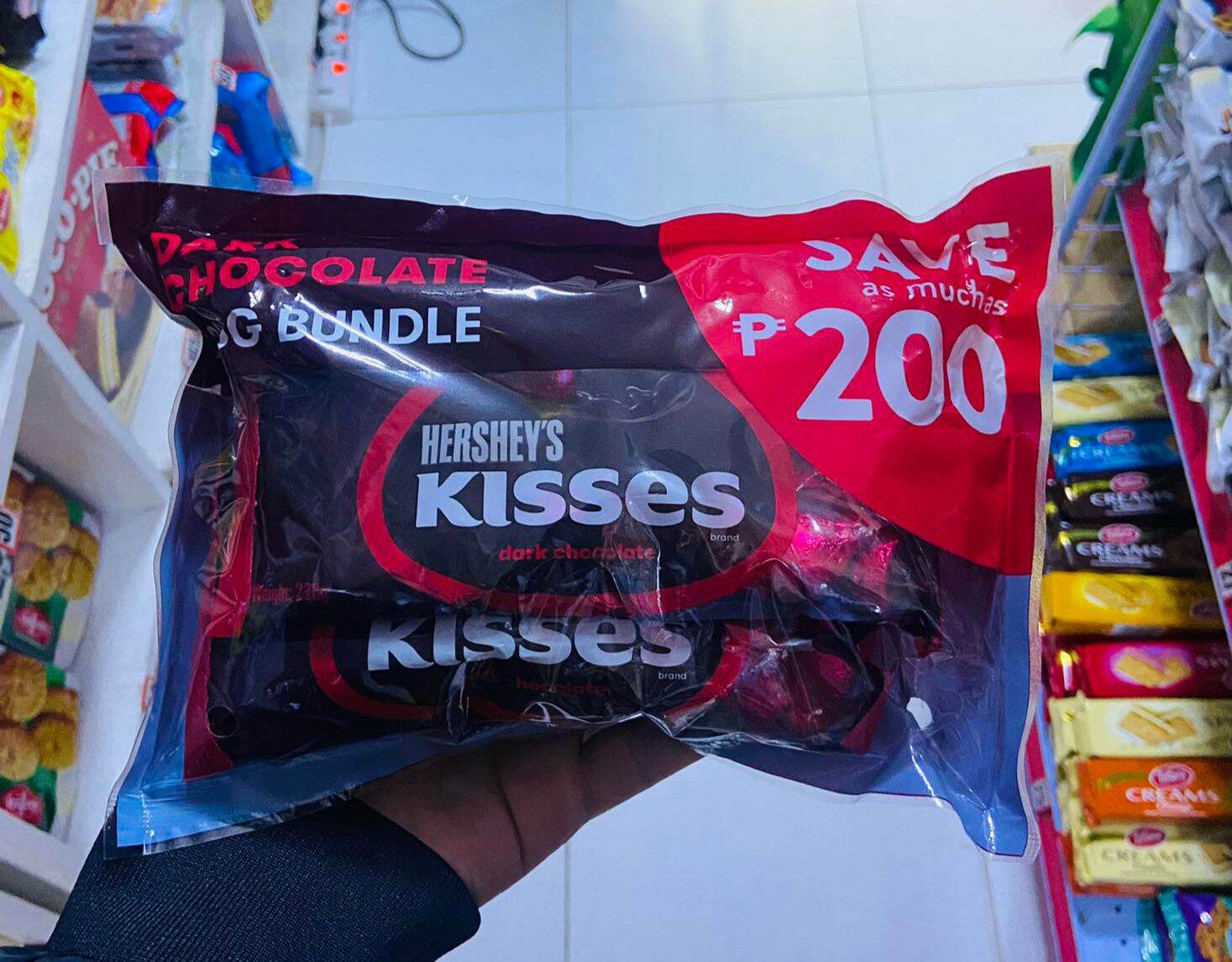 Kisses Bundle of 2packs x 226g Dark Chocolate, Cookies&Creme, Milk ...