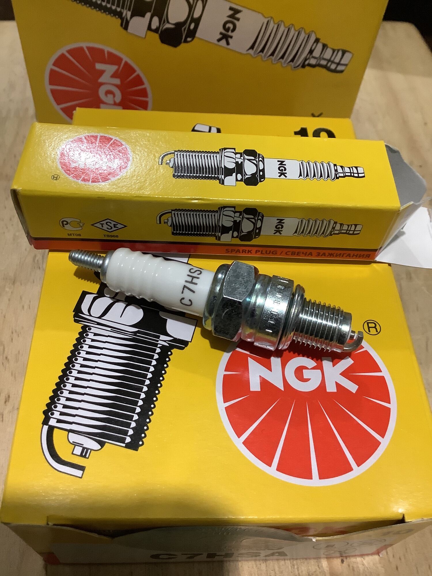 SPARKPLUG C7HSA NGK ORIGINAL SGC | Lazada PH