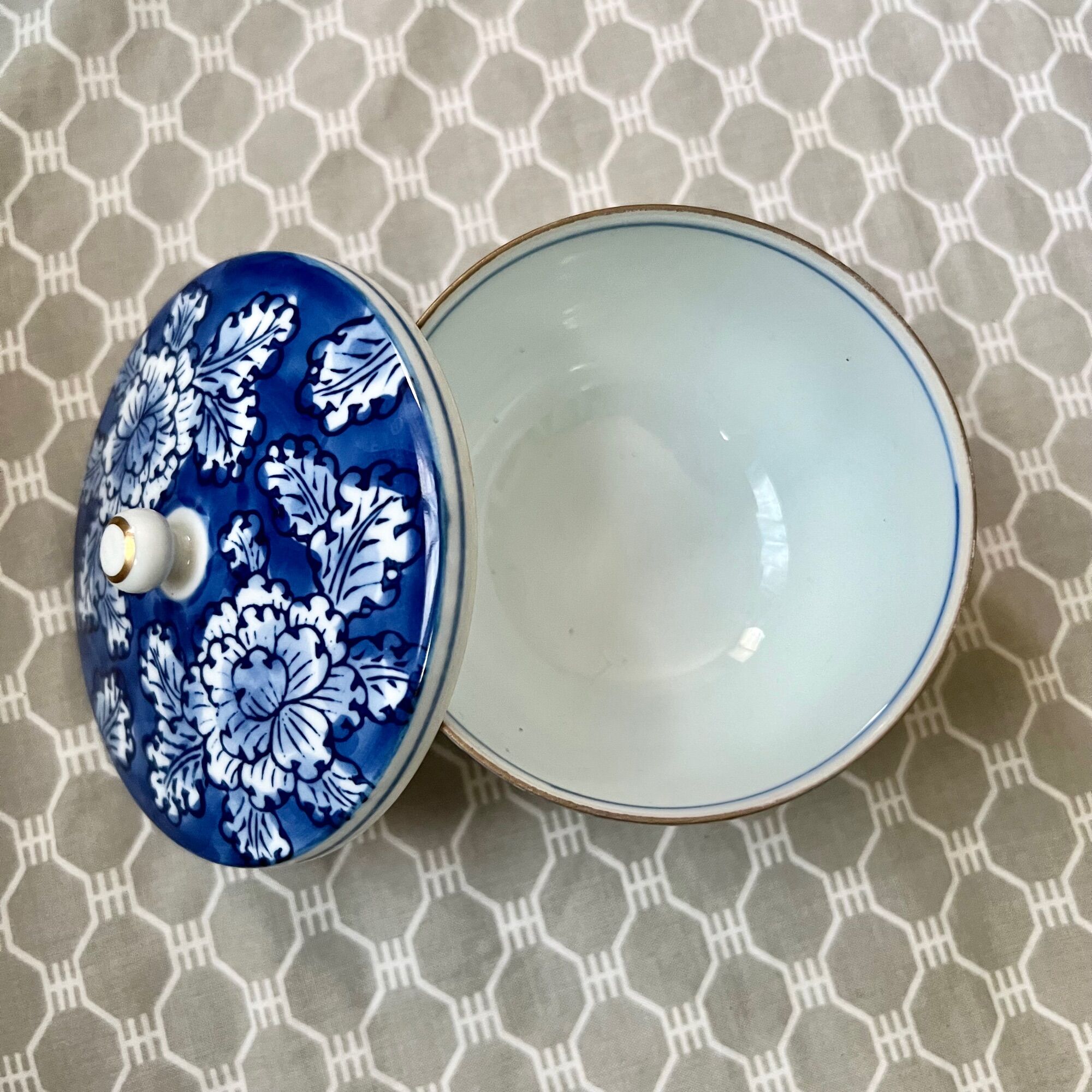 Brand New Branded Unique Lightweight Blue Floral Design Elegant ...