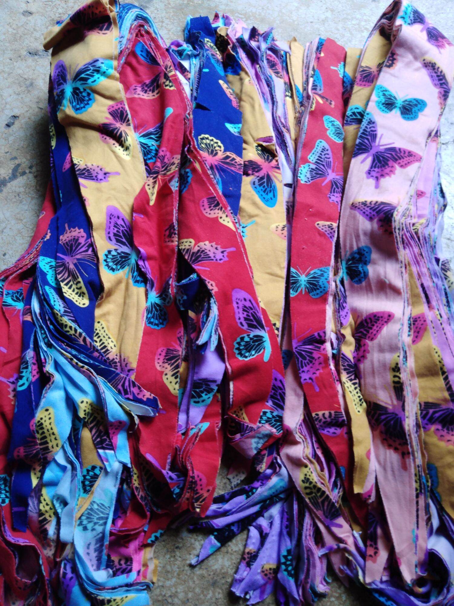 Retaso pang Basahang bilog (P 35.00 pesos per kilo) Assorted colors and ...