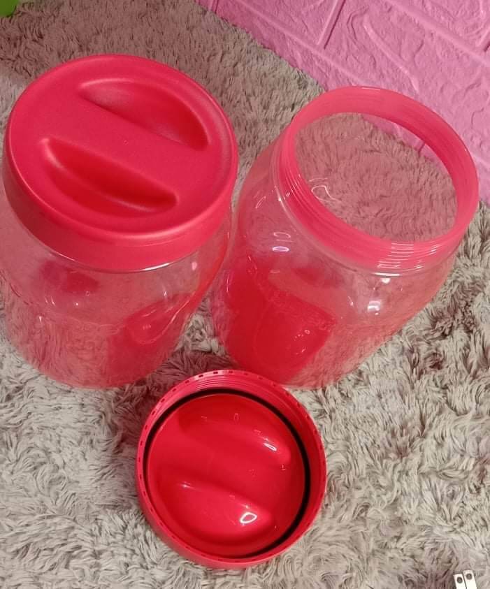 Tupperware Universal Jar 1.5L capacity with rubber seal on cover ...