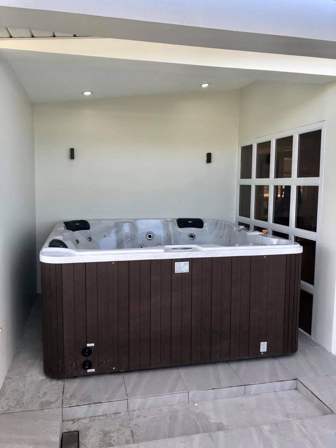 6-Seater Outdoor Jacuzzi Hot Tub Bathtub | Lazada PH