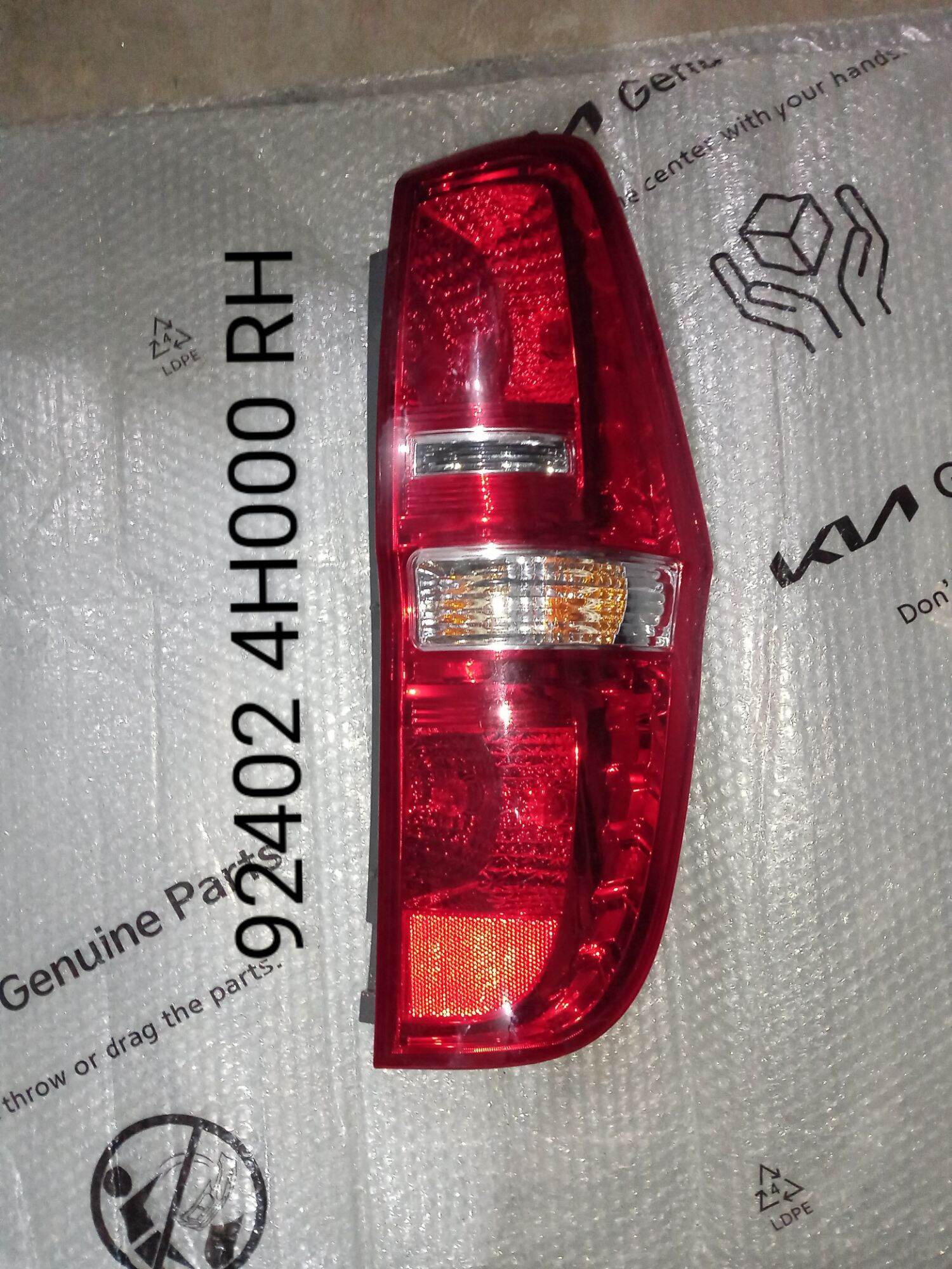 TAIL LAMP REAR COMBINATION RIGHT SIDE FOR HYUNDAI STAREX P/N # 92402 ...