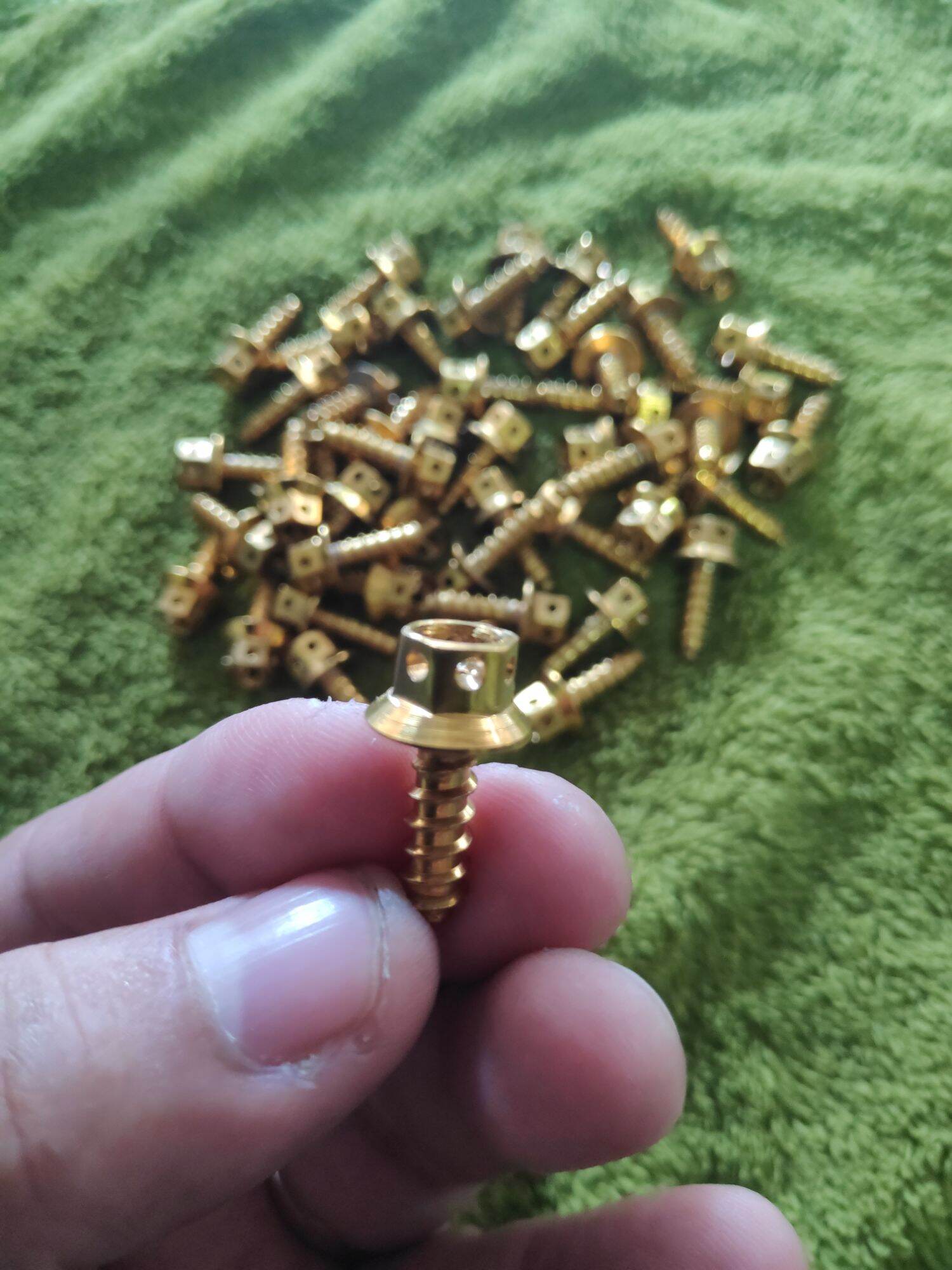 Gold body bolt screw type flower (SIZE: 5x15) (Sold per piece) | Lazada PH