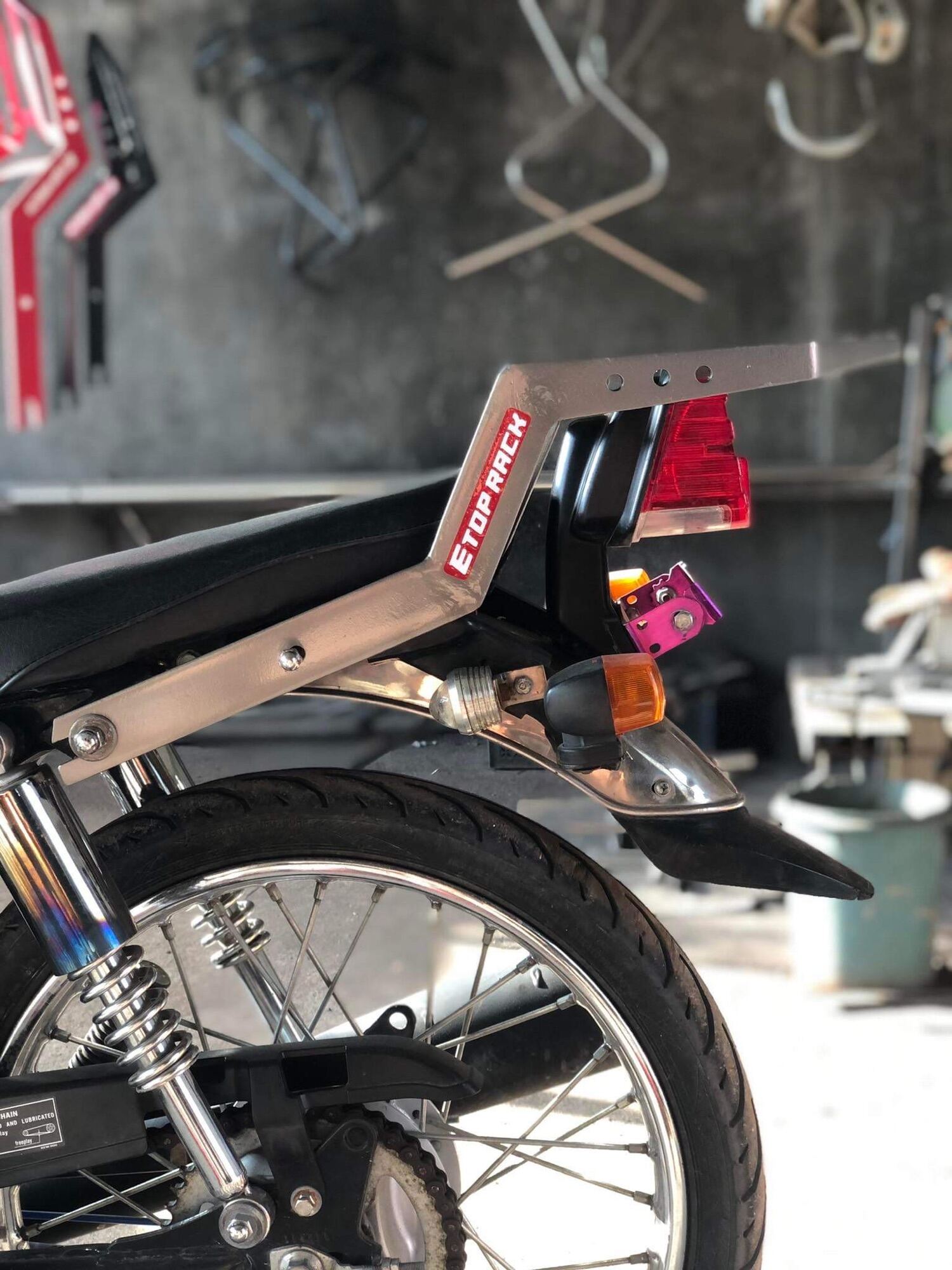 Honda tmx alpha 125 top box heavy duty bracket | Lazada PH