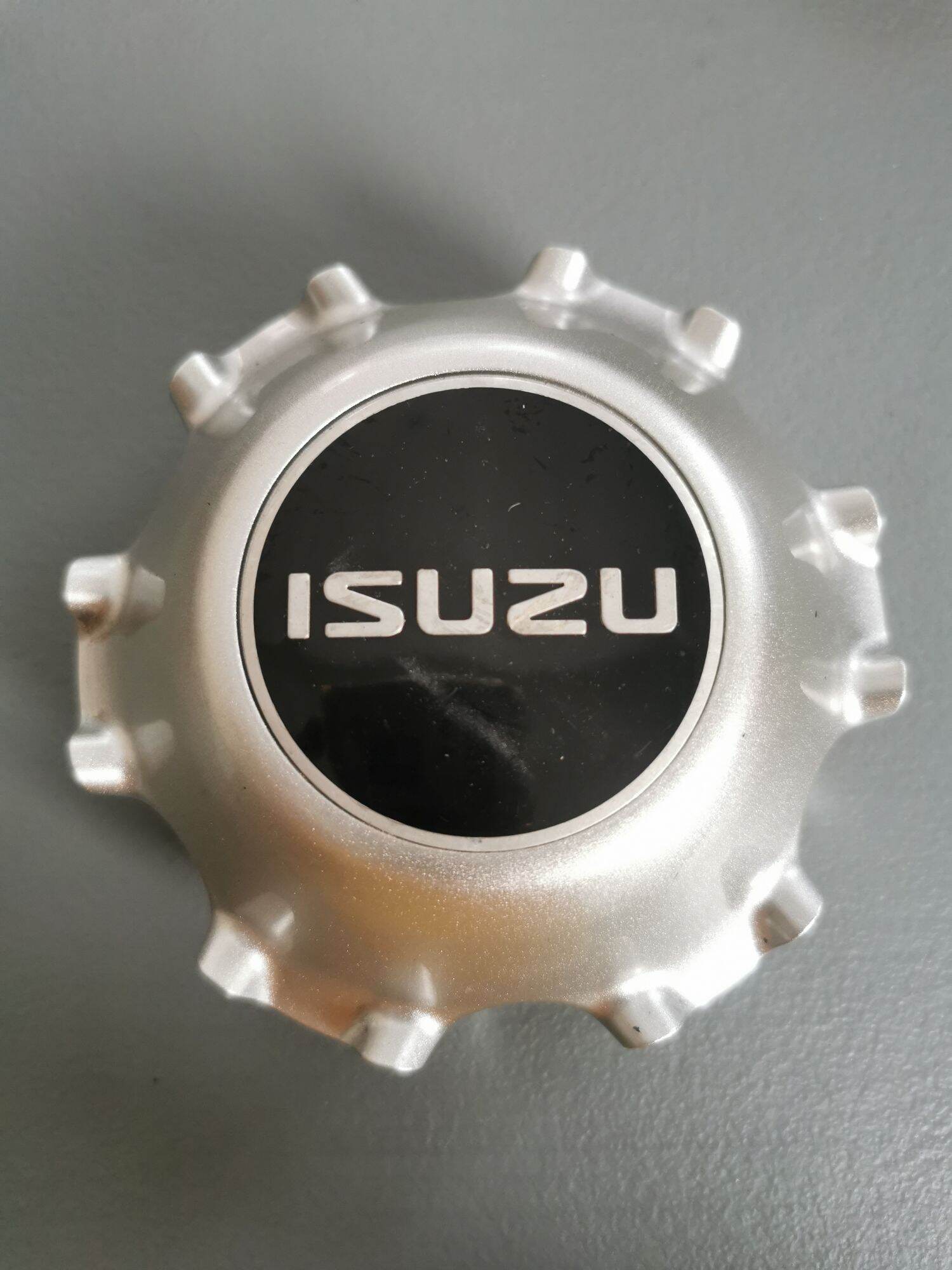 Isuzu MUX center cap ORIGINAL for stock mags 1 piece only SILVER color ...