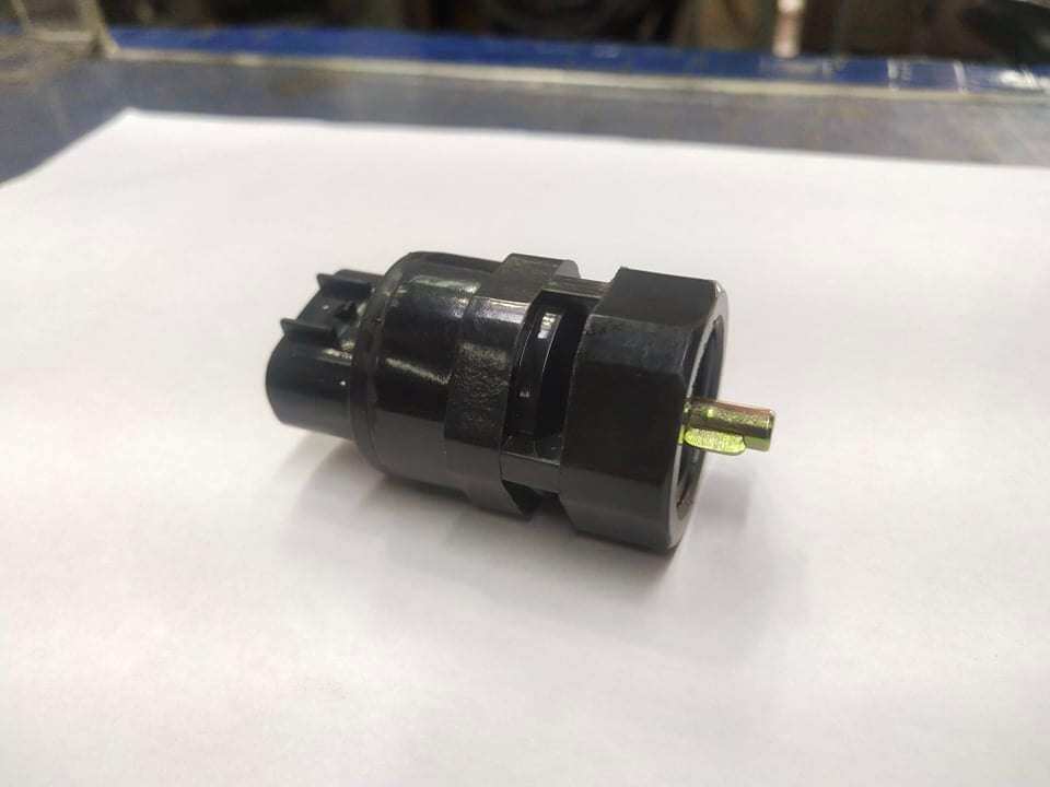speed sensor (plastic) Isuzu NKR giga 4HF1 | Lazada PH