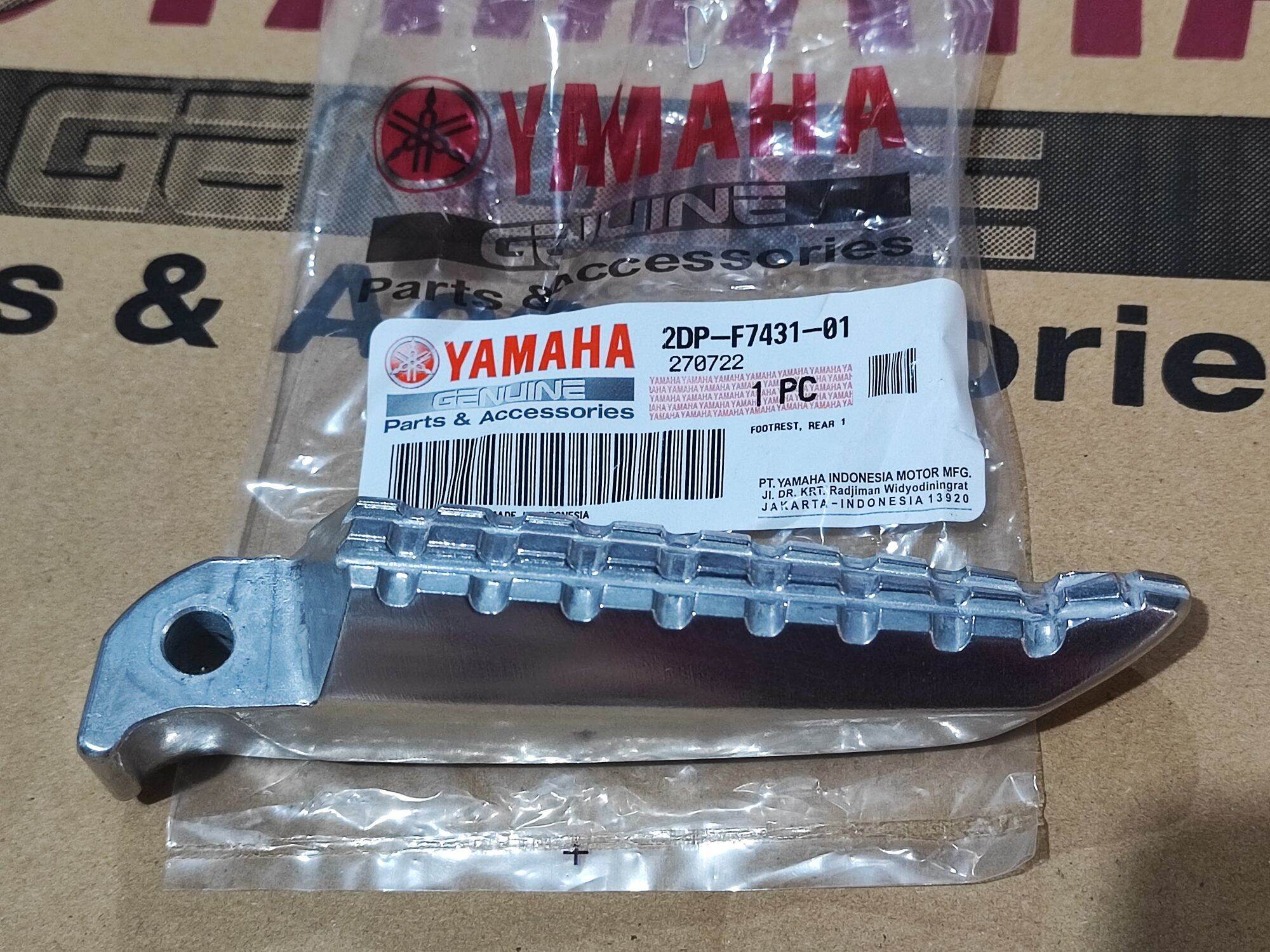 NMAX V1, V2 FOOTREST (YAMAHA ORIGINAL) | Lazada PH