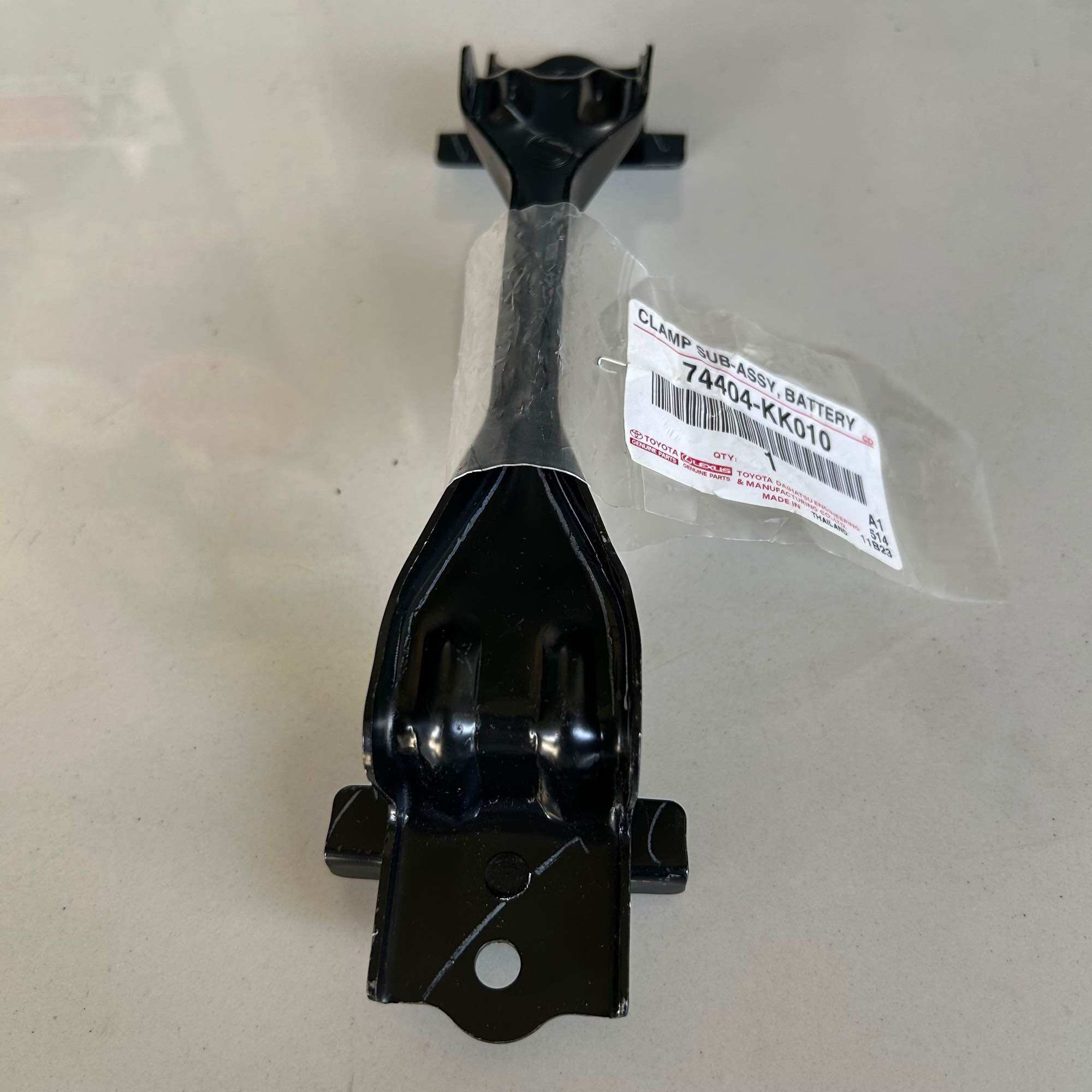 GENUINE/ORIGINAL TOYOTA BATTERY CLAMP FOR FORTUNER/HILUX/INNOVA 2016 ...