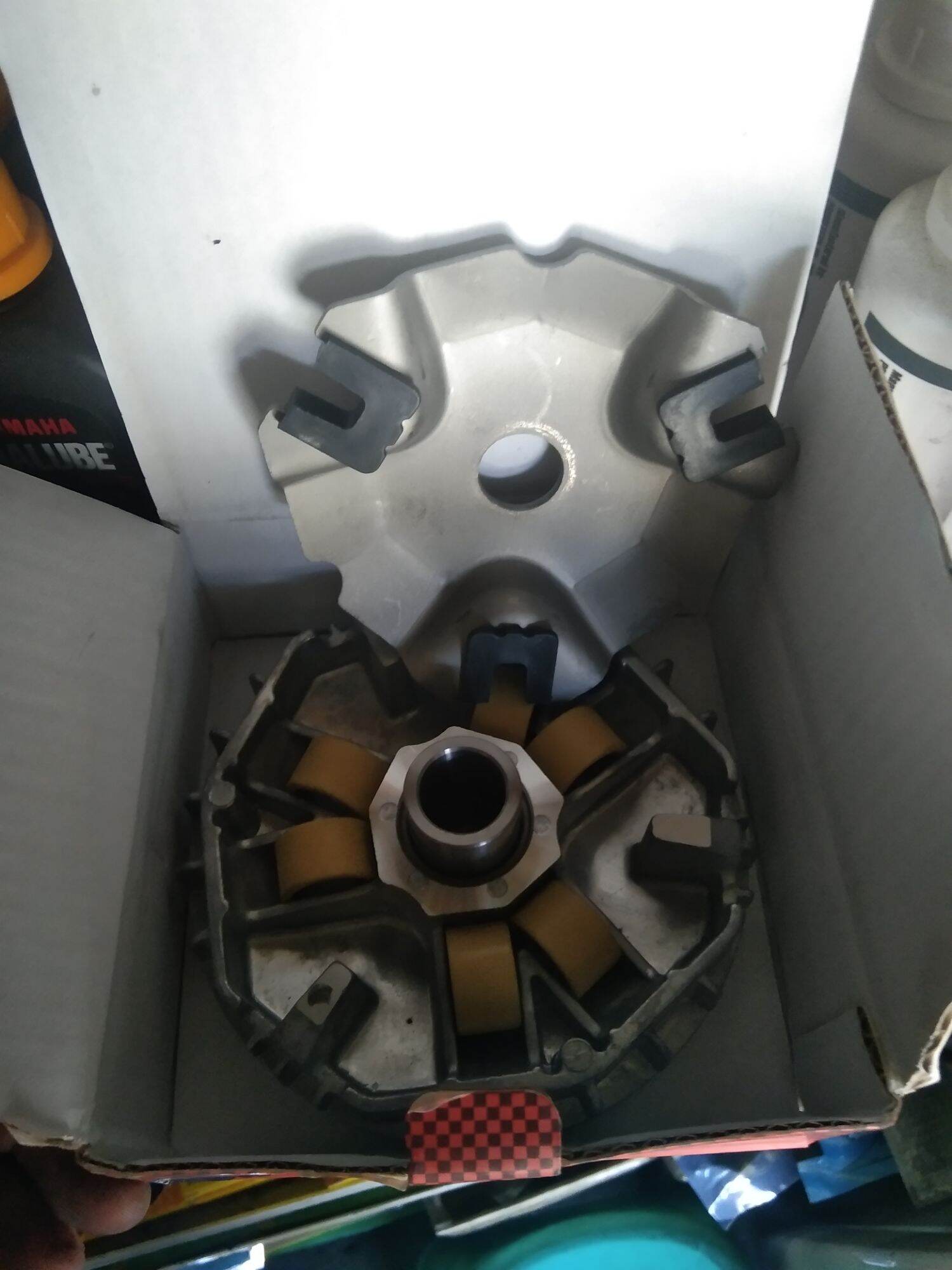 Mio I 125 Pully Assembly And Roller Pin
