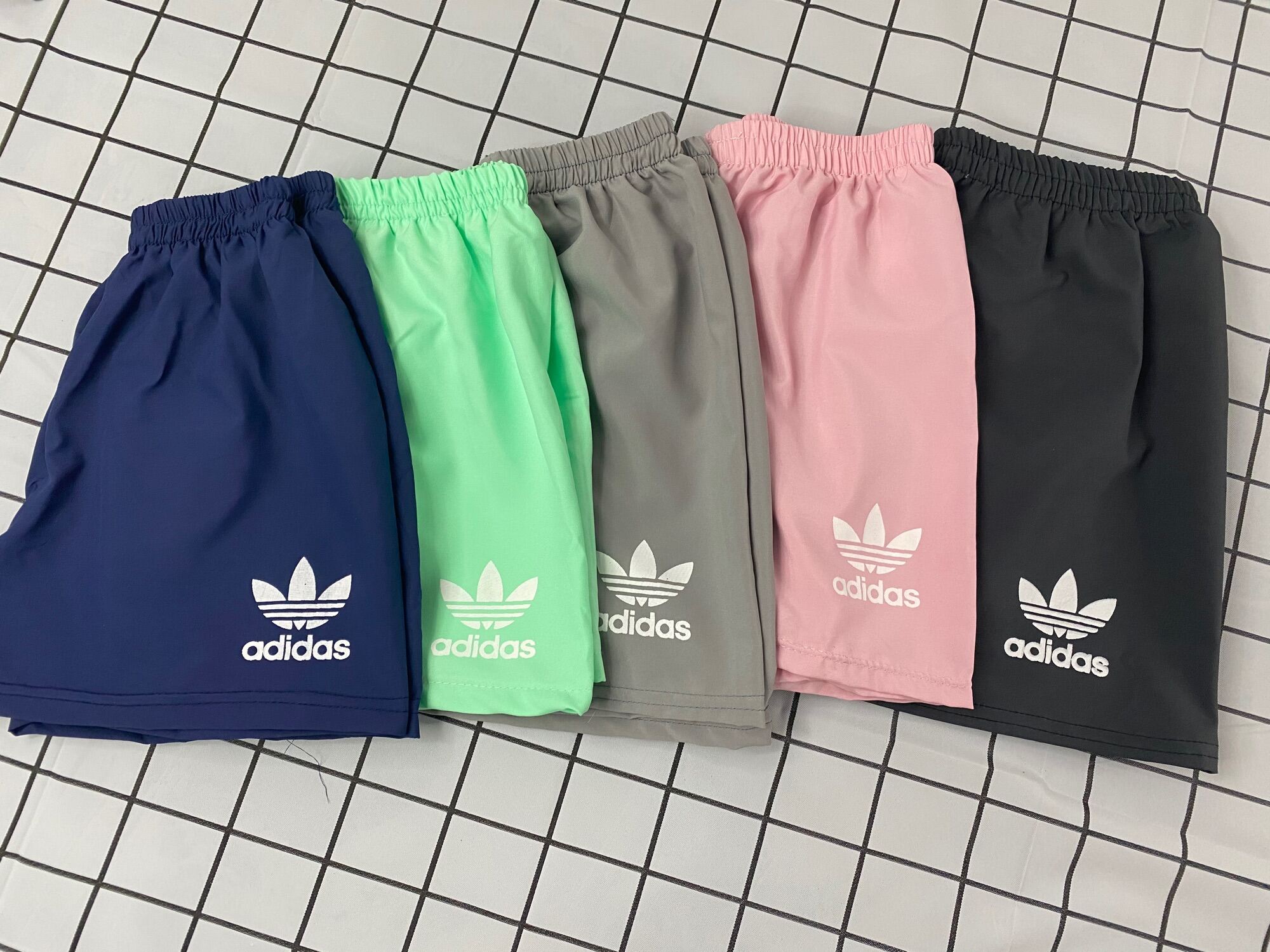 TASLAN SHORT FOR KIDS ( ADIDAS ) UNISEX 3 to 7 yrs old . 1 dozen (12 ...