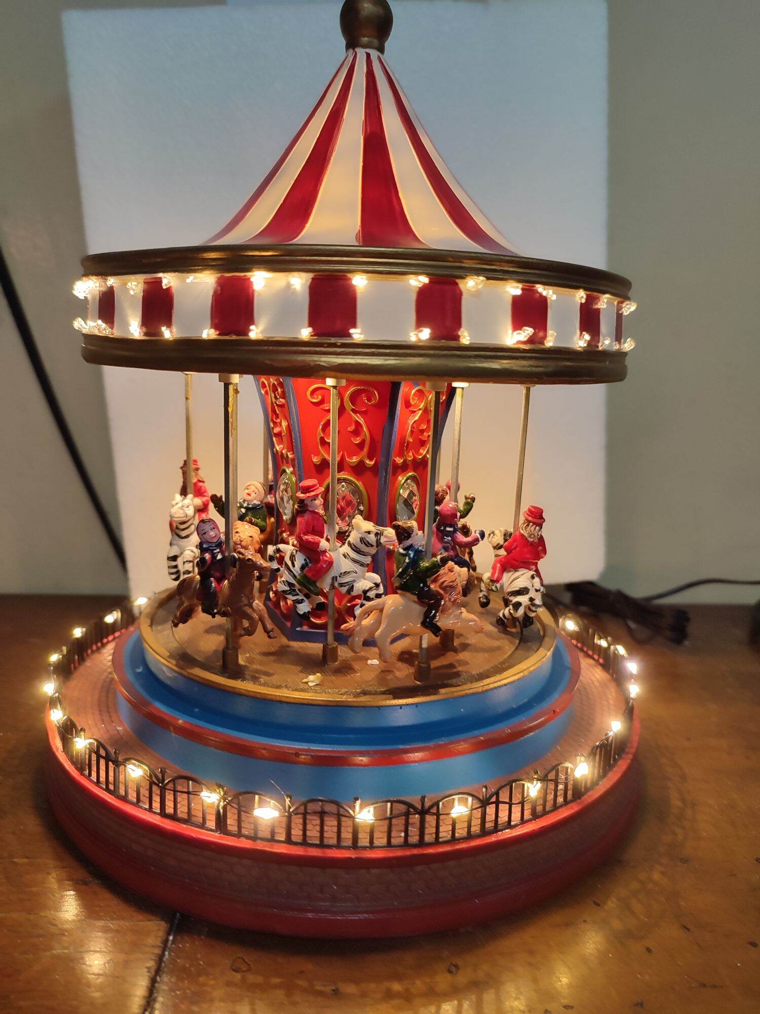 CHRISTMAS CAROUSEL | Lazada PH