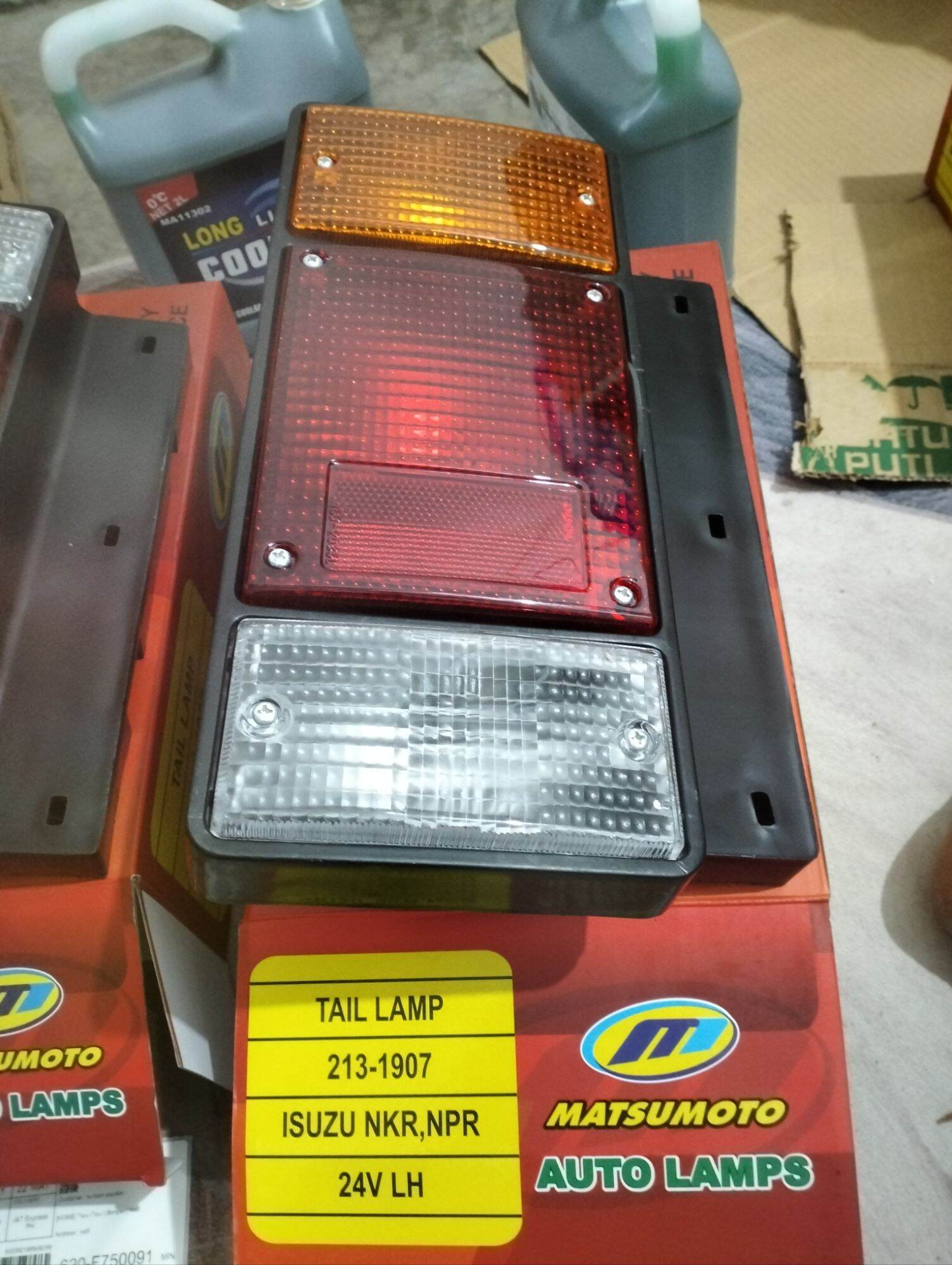 Tail light assembly for Isuzu NKR,NPR L/R Bulb type 24v 213-1907 ...