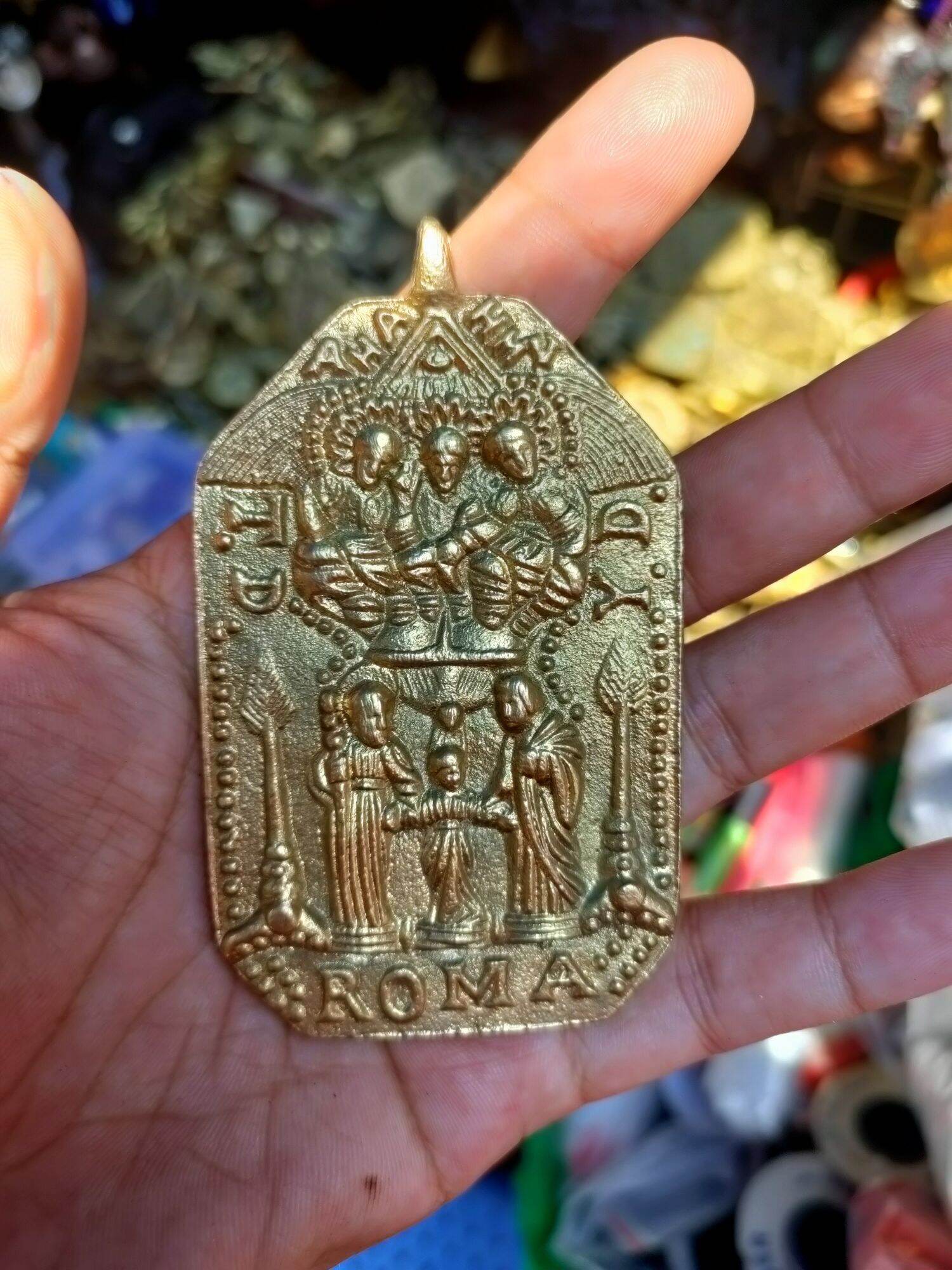 Sagrada Familia Medalyon with Oracion | Lazada PH