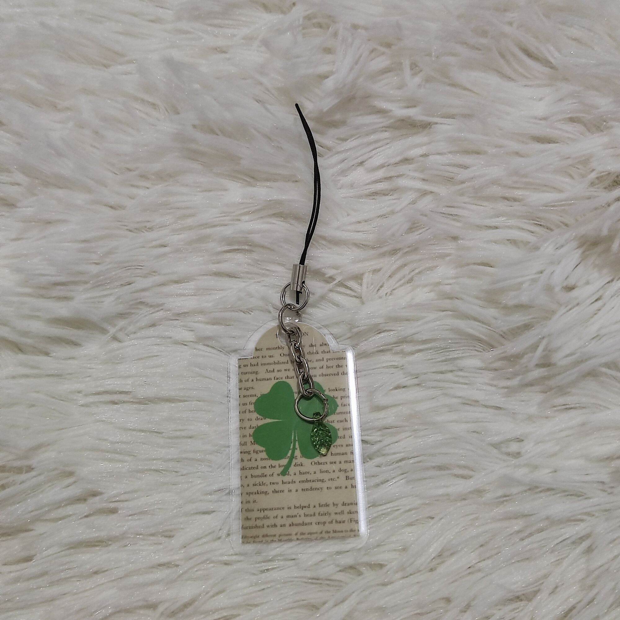 Lucky charm Four-Leaf Clover keychain crochet, acrylic or laminated ...