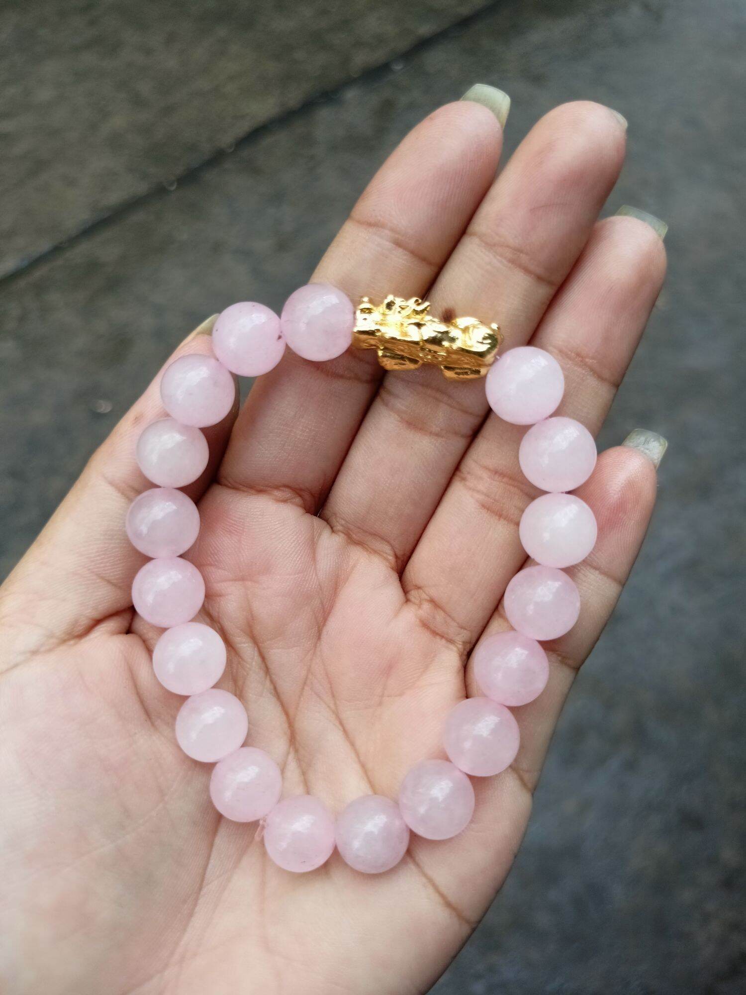 pink luminos bracelet/ito ay magandang pang akit sa lahat at pang hatak ...
