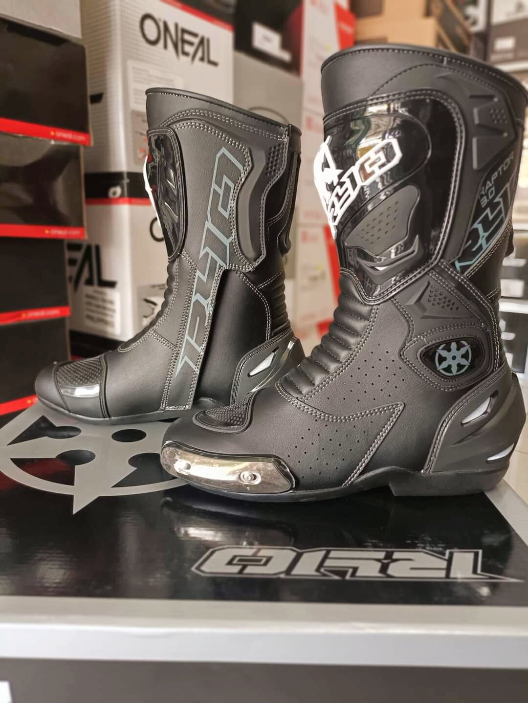 Ryo Raptor 3 riding boots | Lazada PH