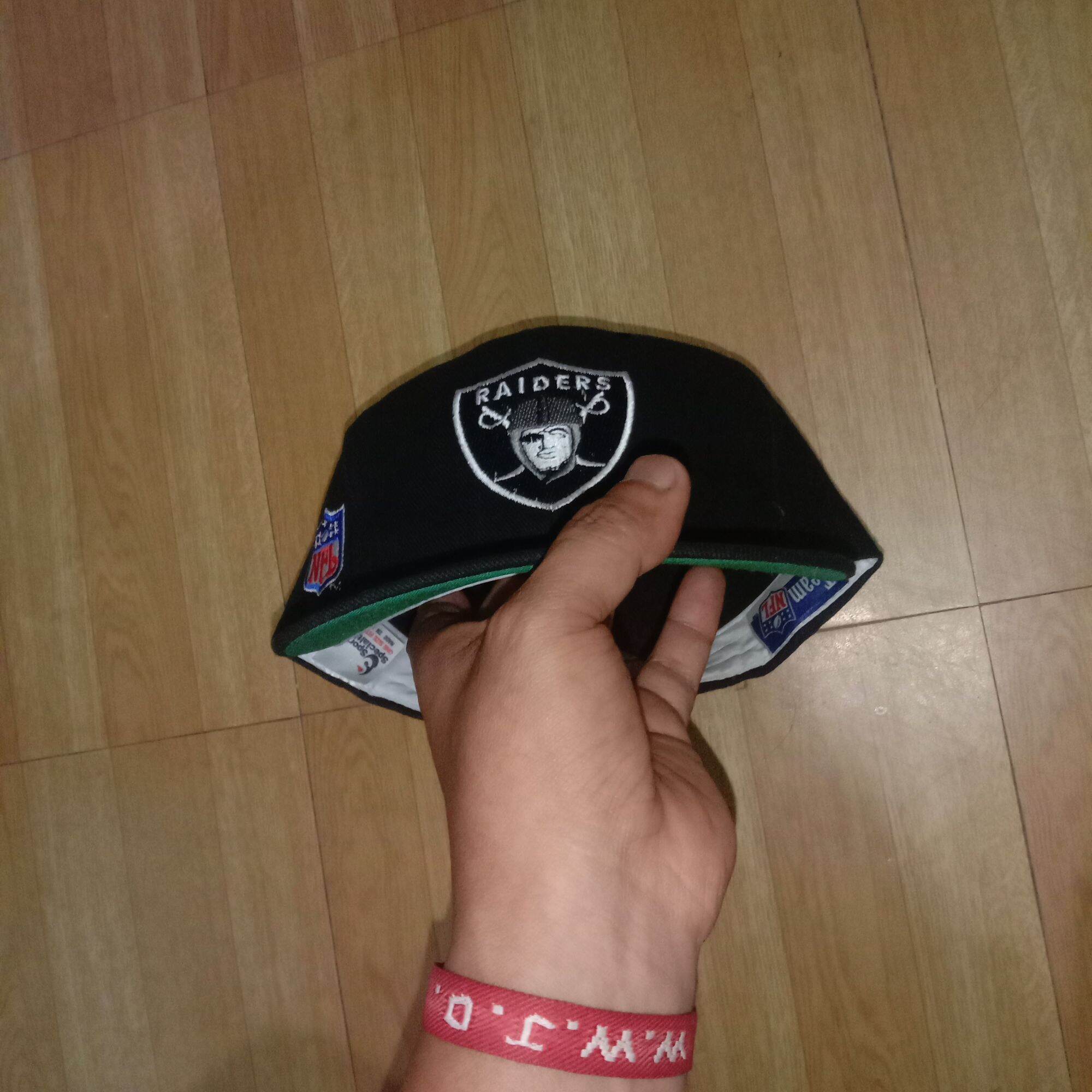 Customized Vintage Cap Raiders