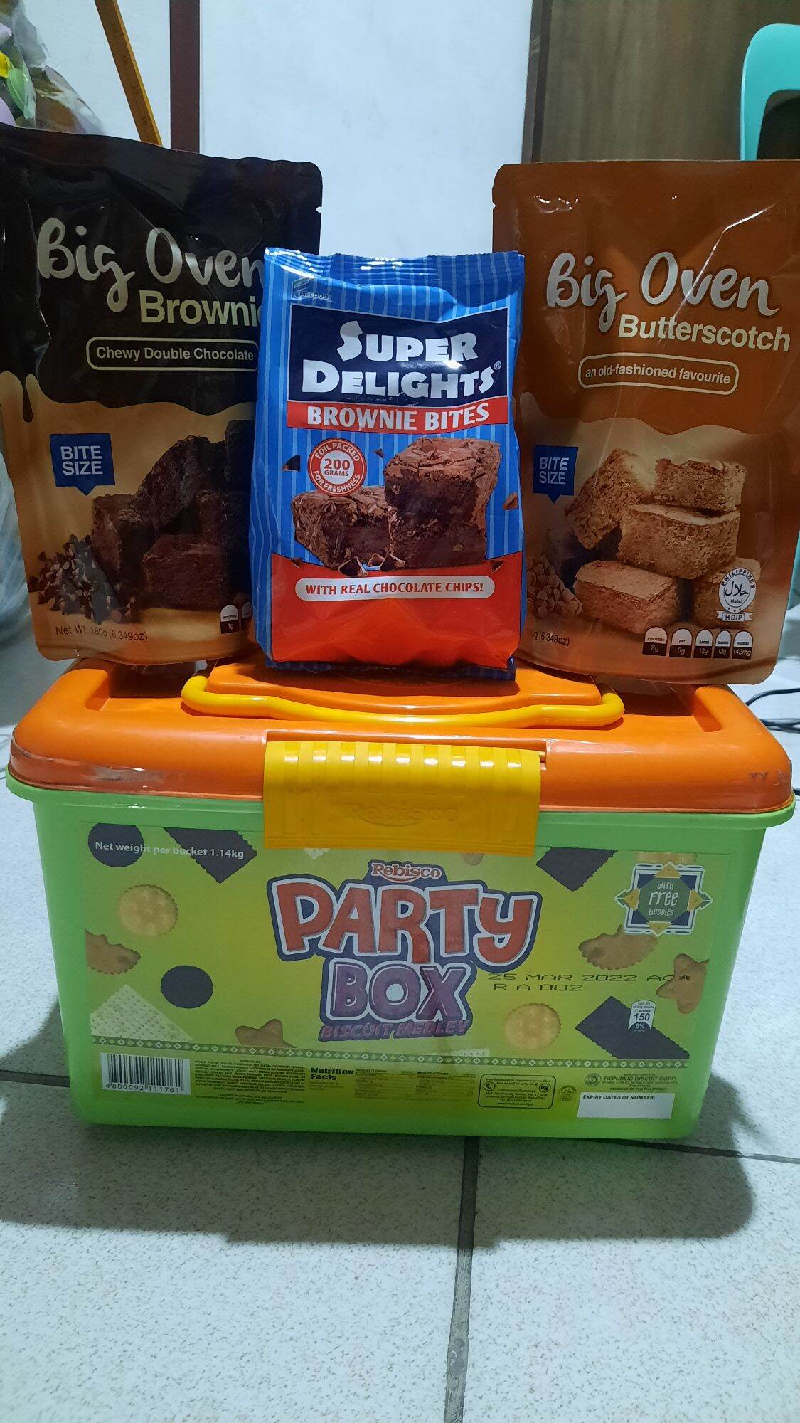 Rebisco Party Box with 3 brownies | Lazada PH
