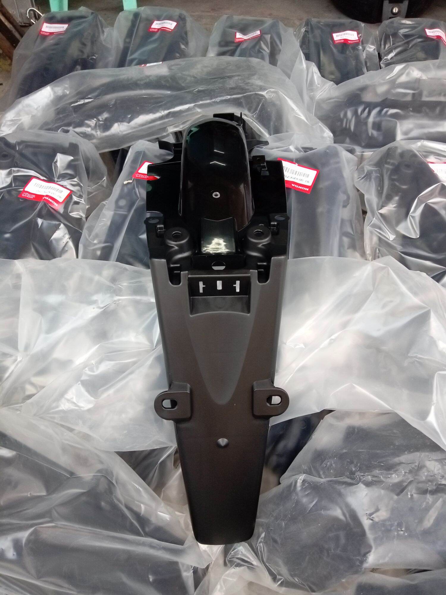 REAR FENDER FOR RS 125 & XRM 125 (CARB TYPE)(GENUINE) | Lazada PH