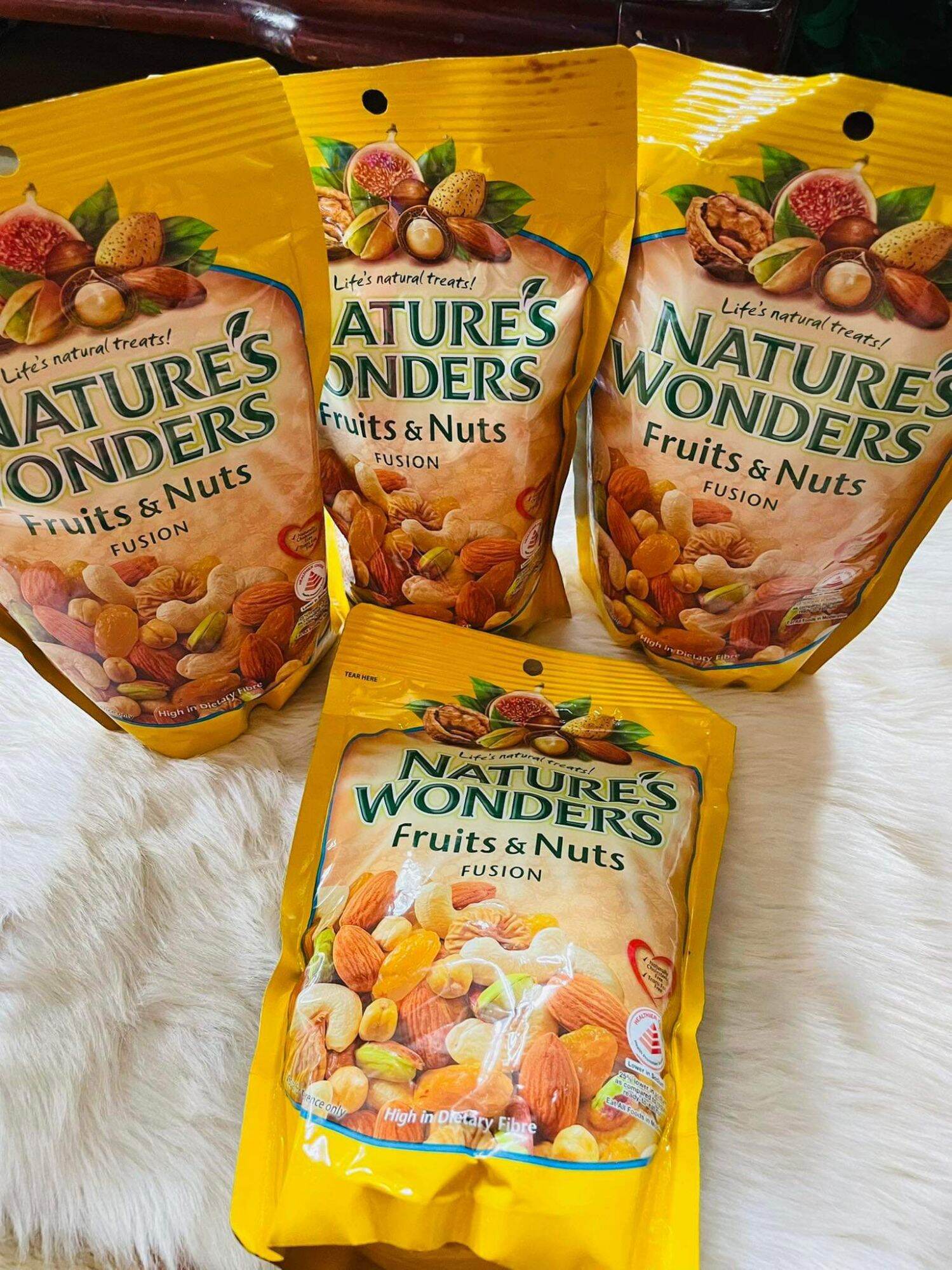 Nature's Wonders Royal Mix 220g & Nature's Wonder Fruits & Nuts Fusion ...