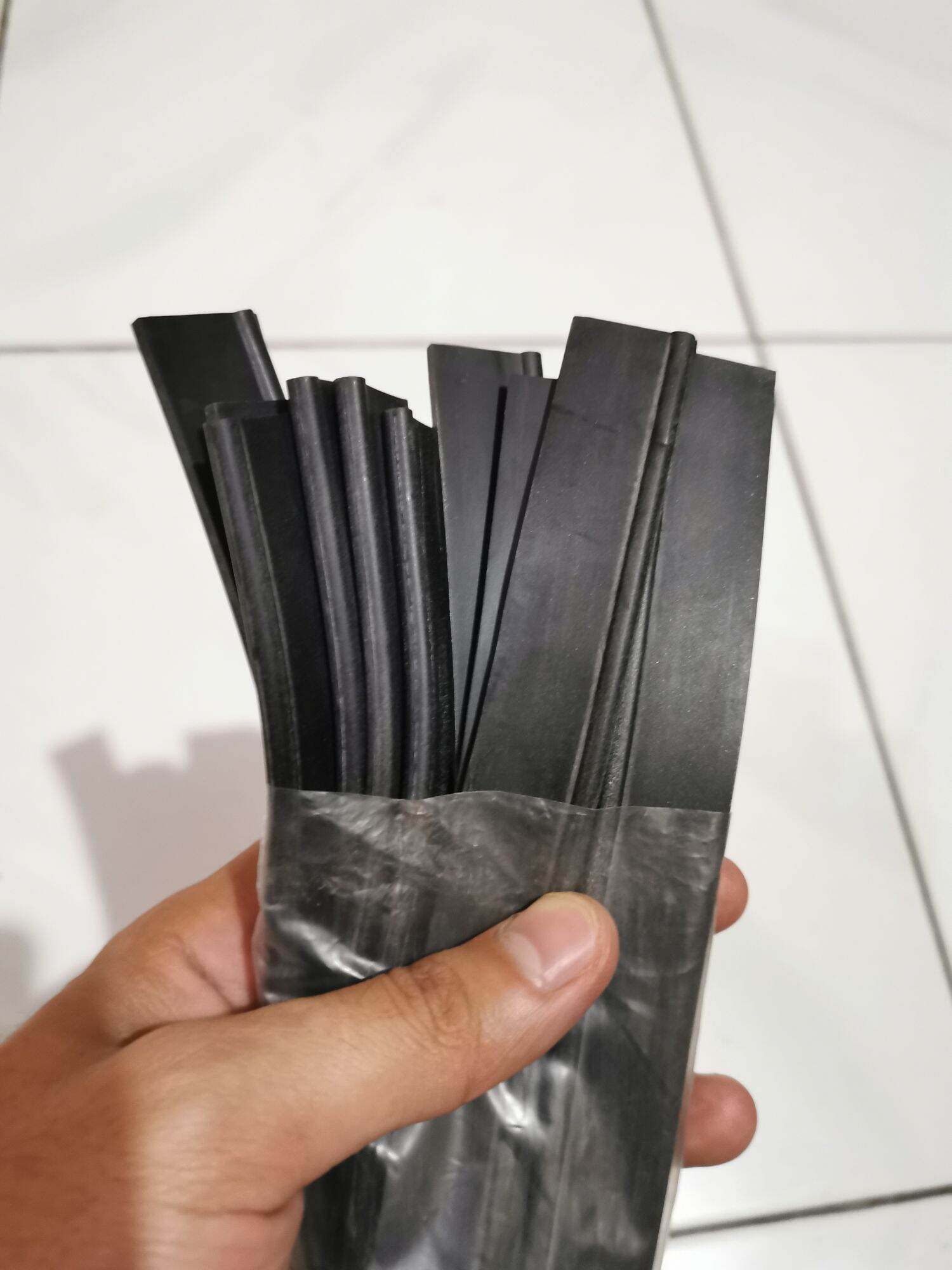 Glass Squeegee Rubber Replacement 12" | Lazada PH