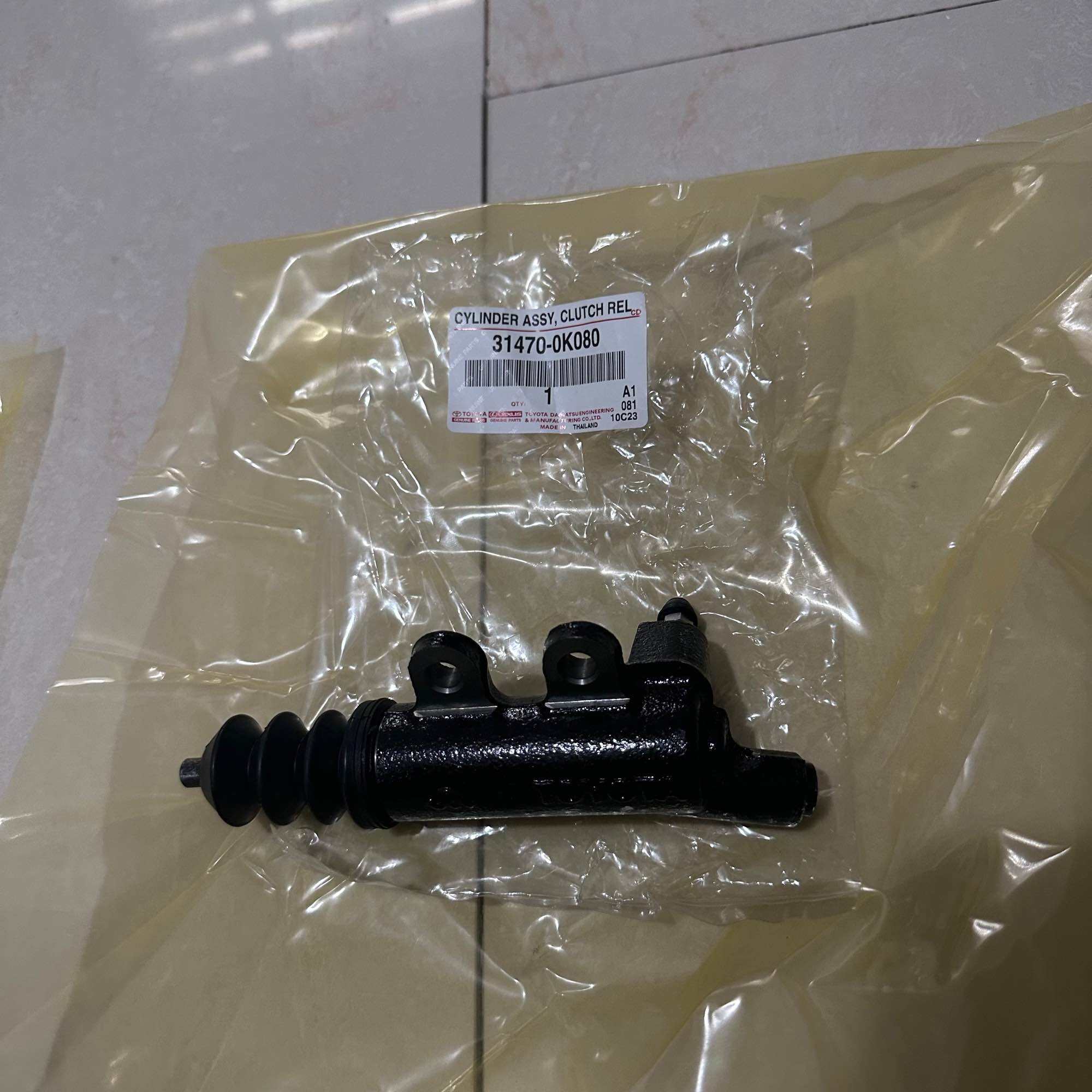 Original Genuine Toyota Clutch Slave Secondary Cylinder For Innova 2016