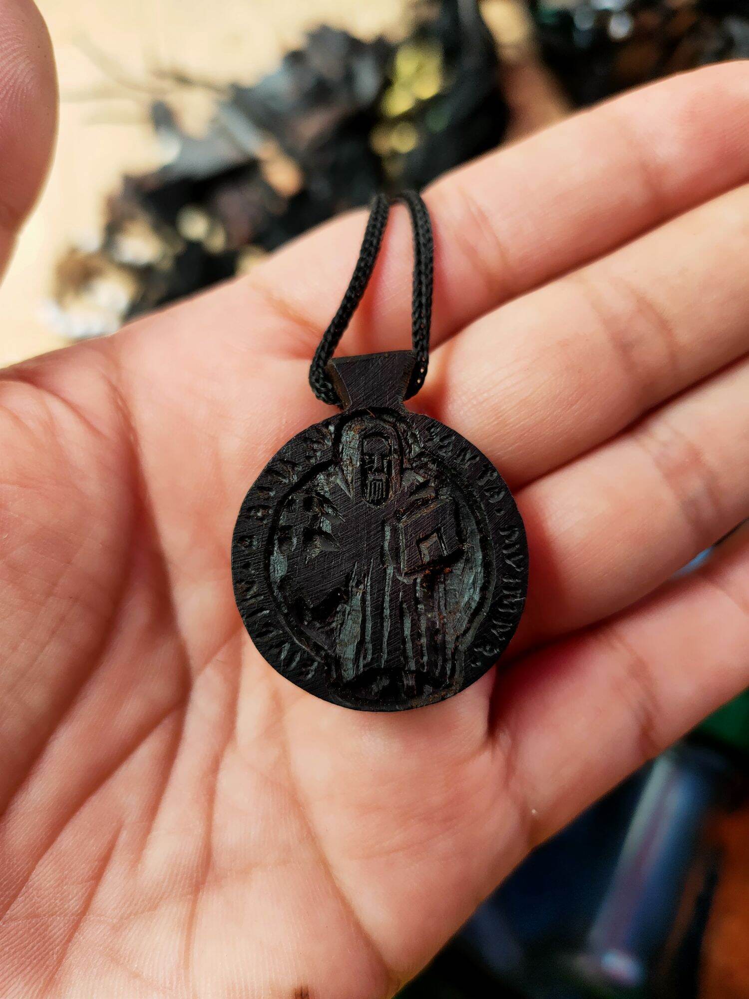 San Benito Ukit sa Dignum Kahoy | Lazada PH