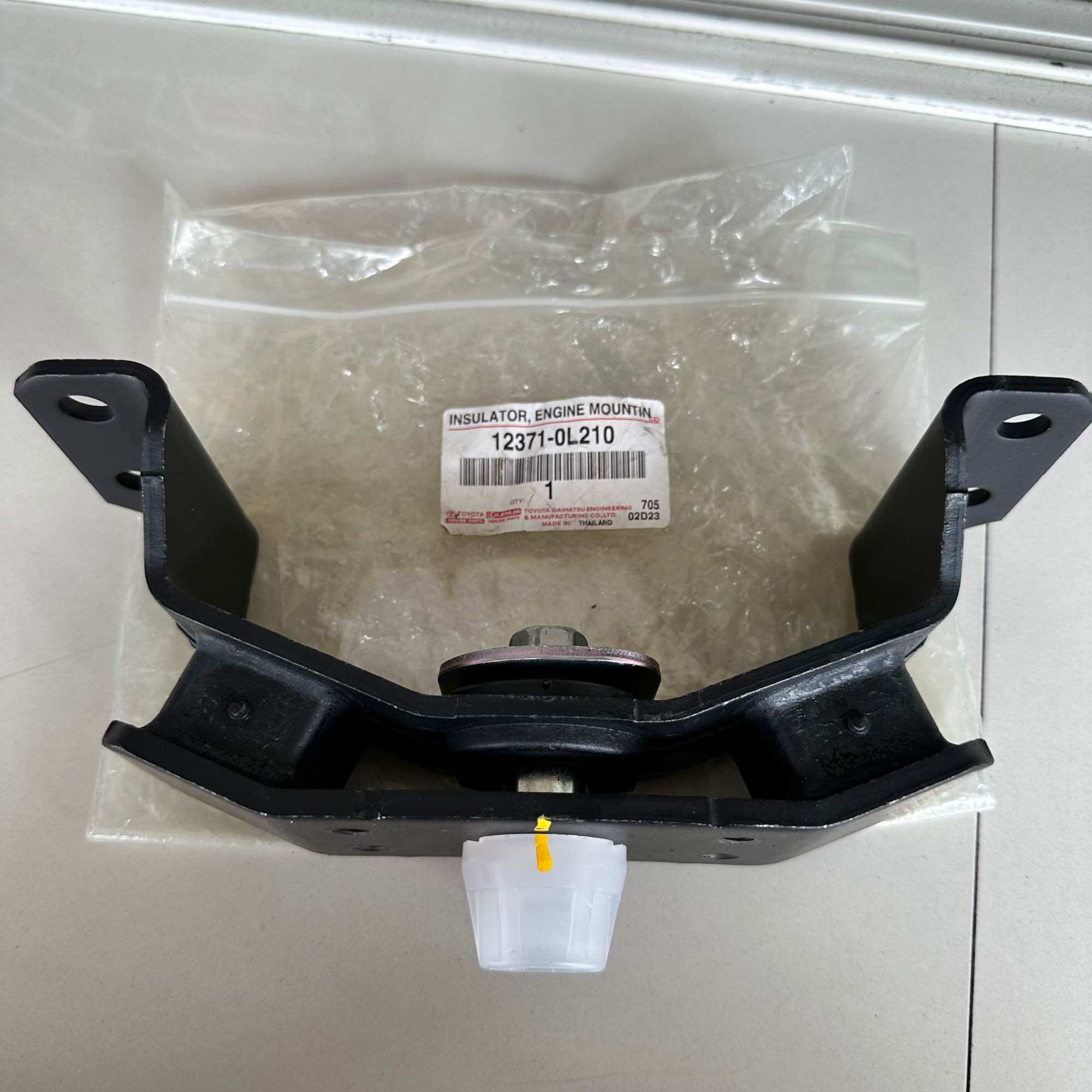 GENUINE/ORIGINAL TOYOTA TRANSMISSION SUPPORT FOR FORTUNER/HILUX 4X4 ...