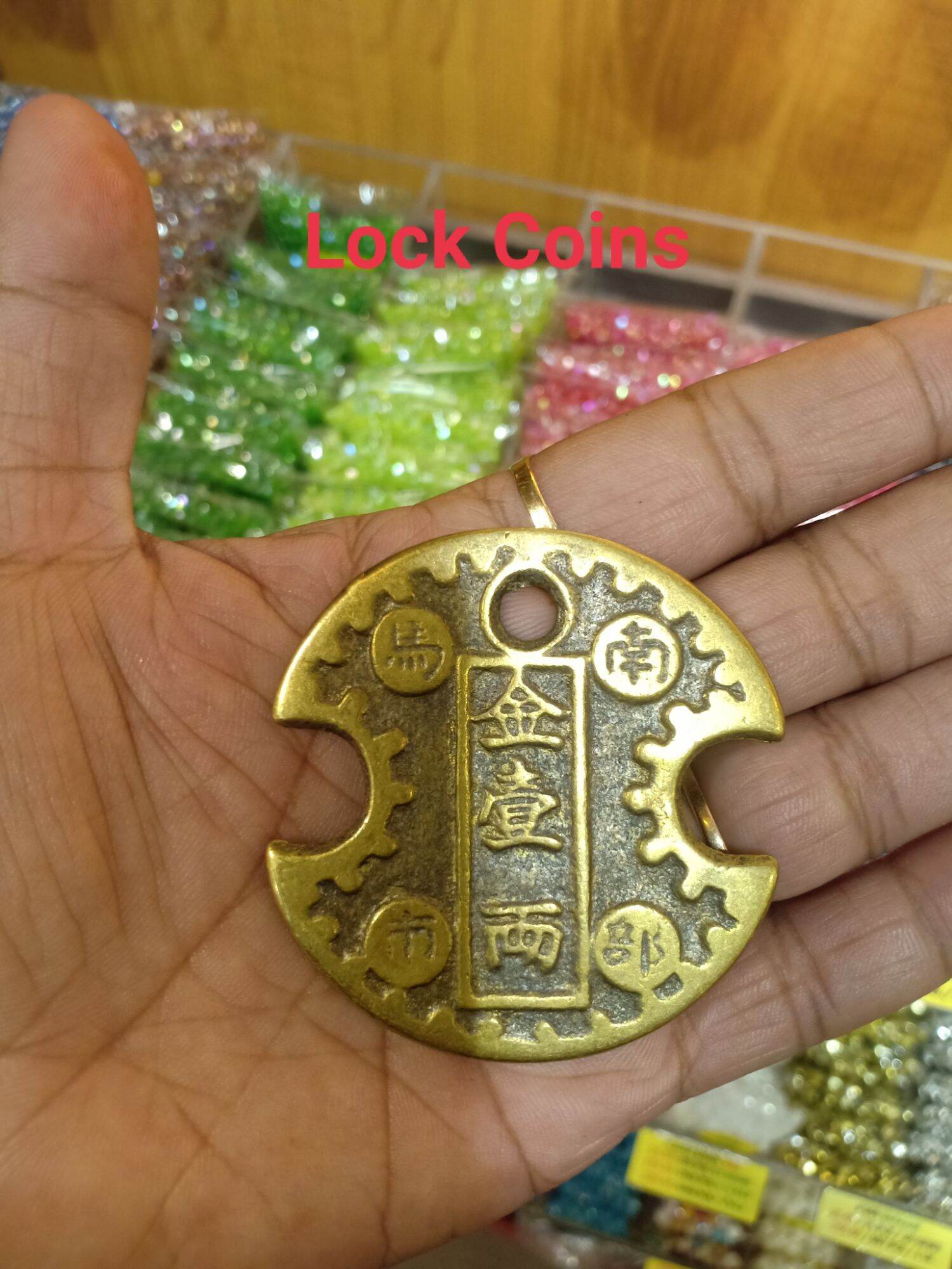 Lock Coins pampaswerte sa pera at negosyo sold per piece | Lazada PH