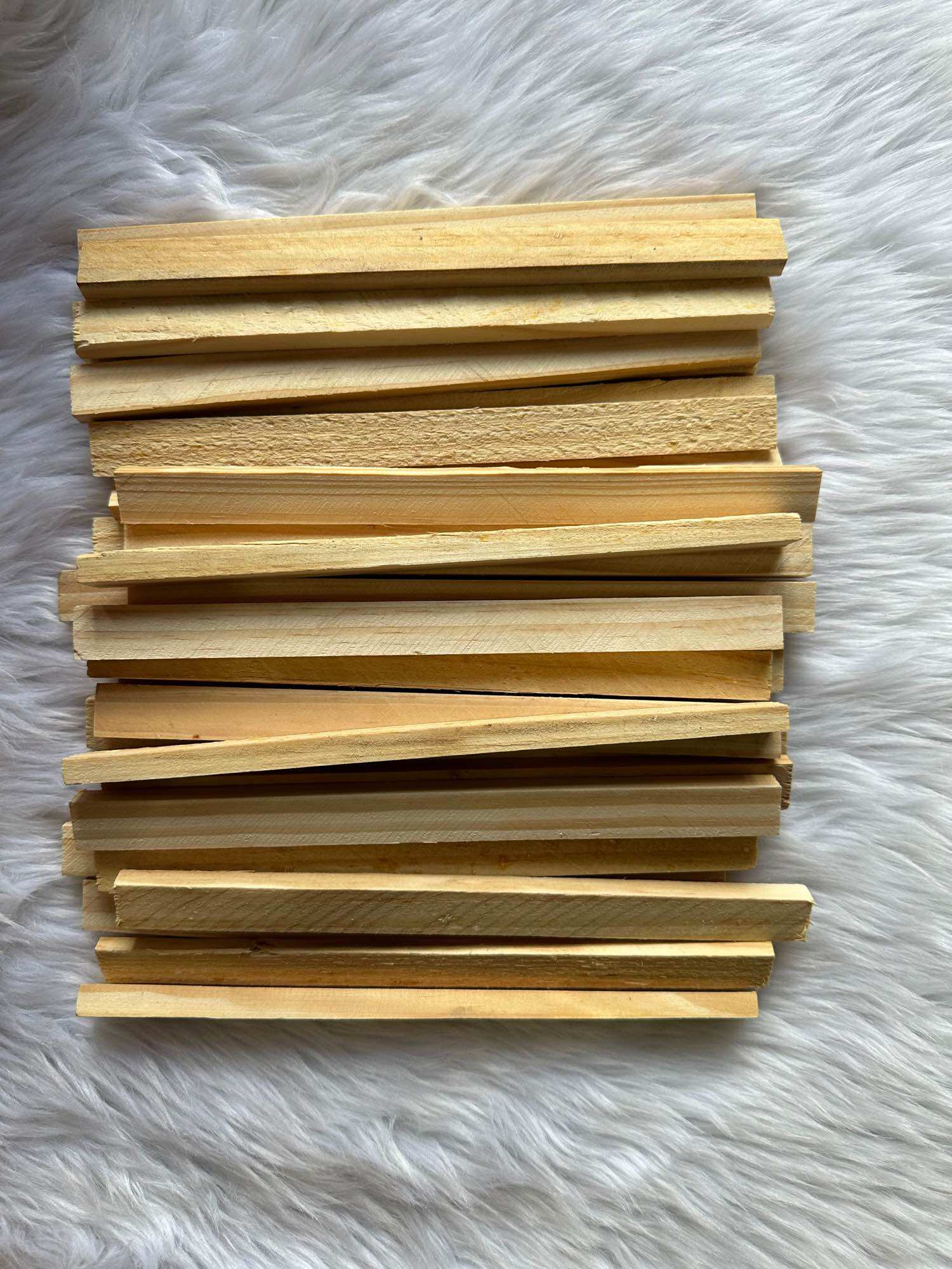 Pinewood Scrap Sticks | Wood Pallet sold per bundle (10pcs) | DIY ...