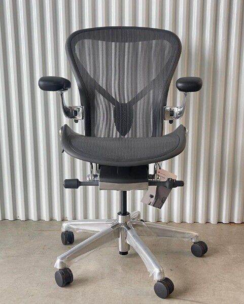bread new Genuine Herman Miller Aeron Office Desk Task Chair Polished ...