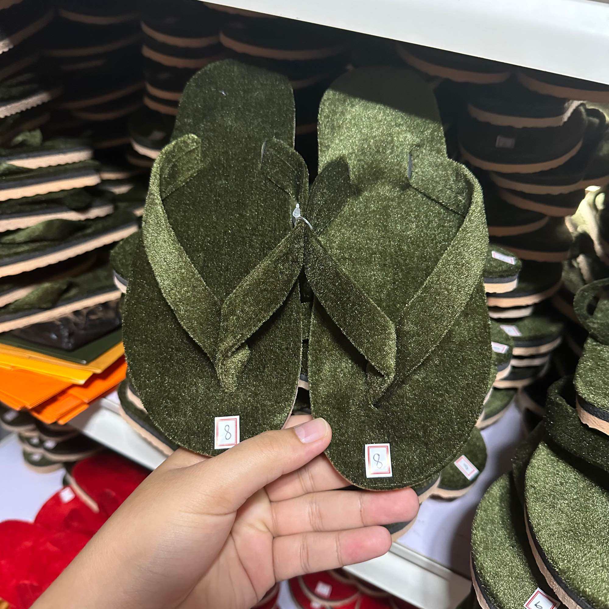 RATED.K TSINELAS PAMBAHAY NG MGA POGI AT MAGAGANDA HOME SLIPPERS ...