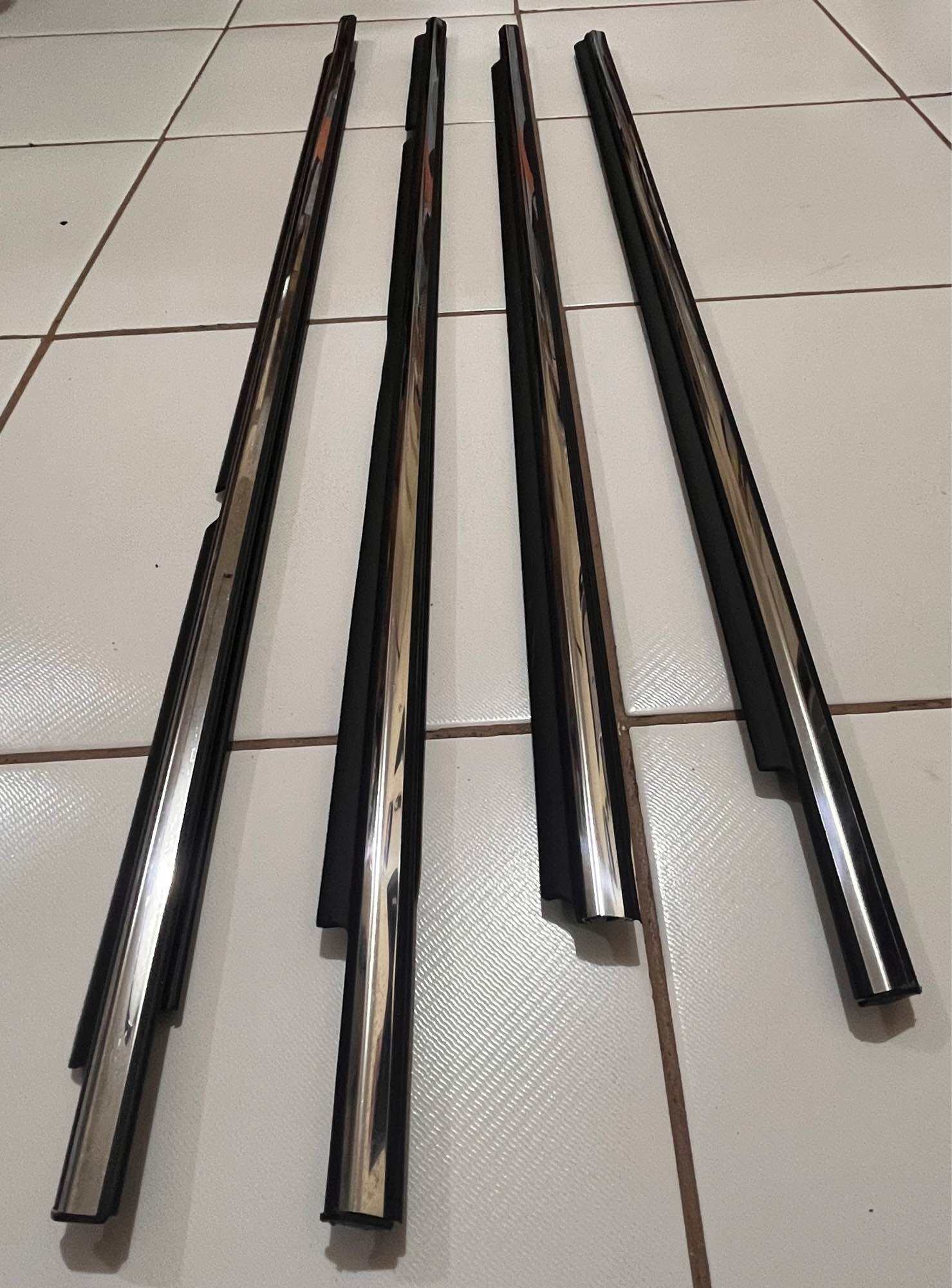 CHROME WEATHER STRIP OUTER CHANNEL MOLDING TOYOTA INNOVA 2005 2006 2007 ...