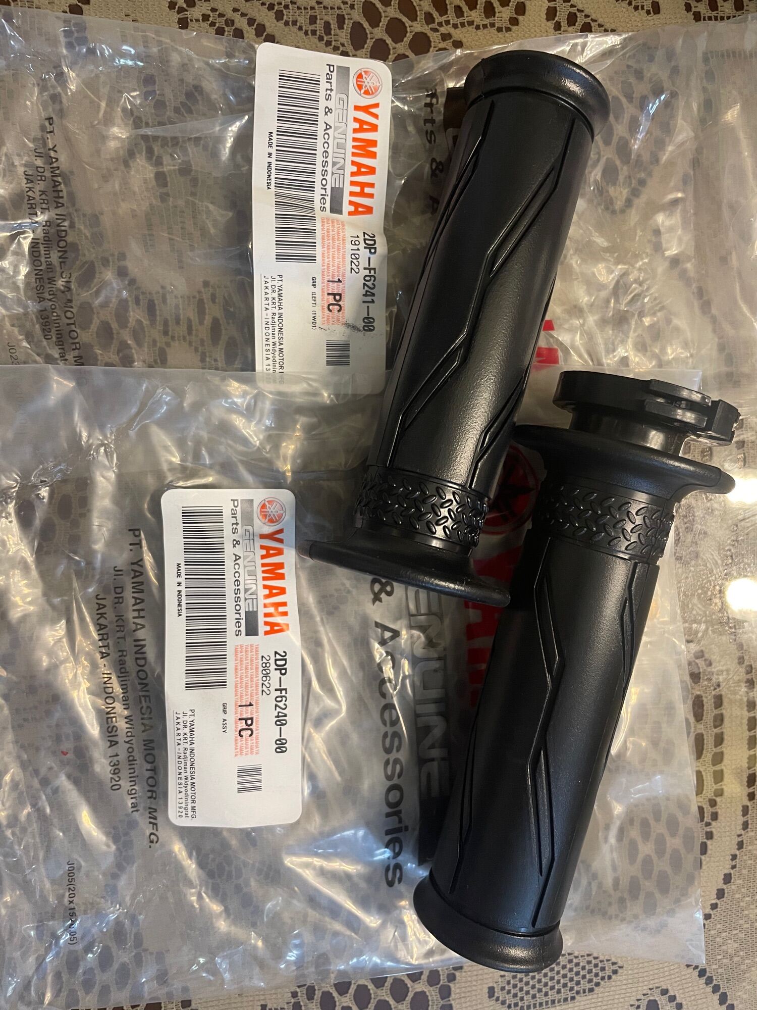 Handle Grip Nmax v1,v2 Left And Right Yamaha Genuine Parts | Lazada PH