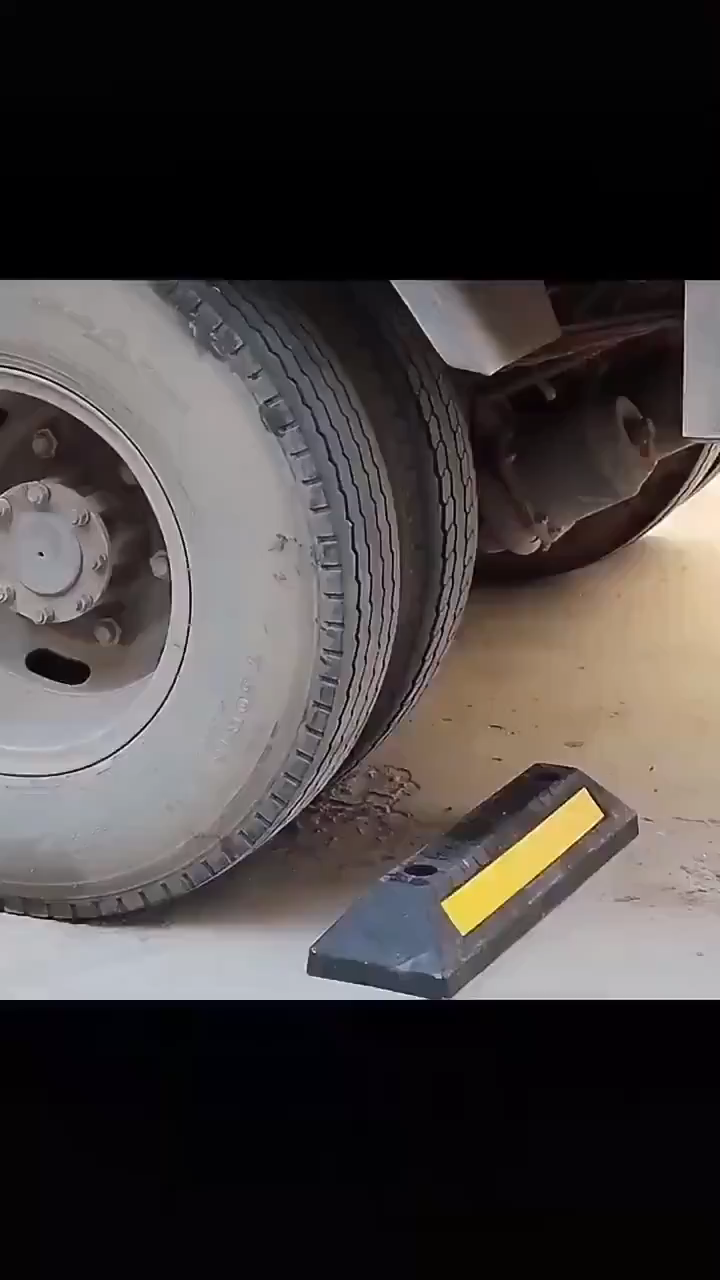 Heavy Durable Rubber Parking Stopper Curb Garage Tire Stop Car Parking ...