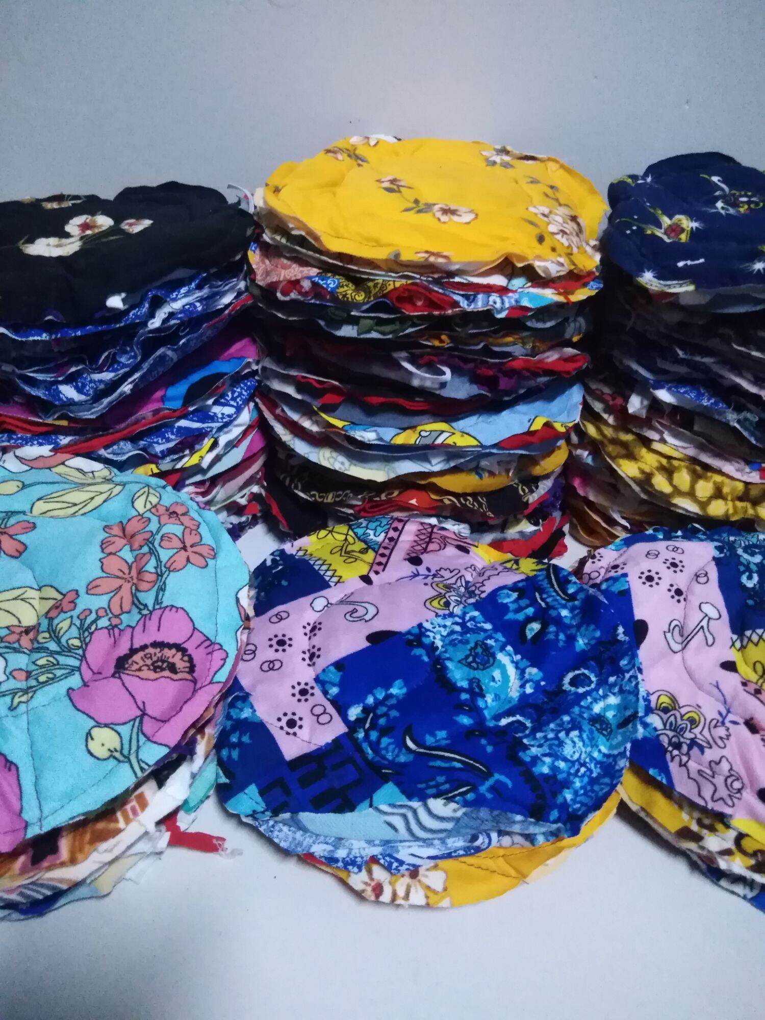 Basahan bilog Assorted colors and designs . (25 pcs) P 30.00 pesos only ...