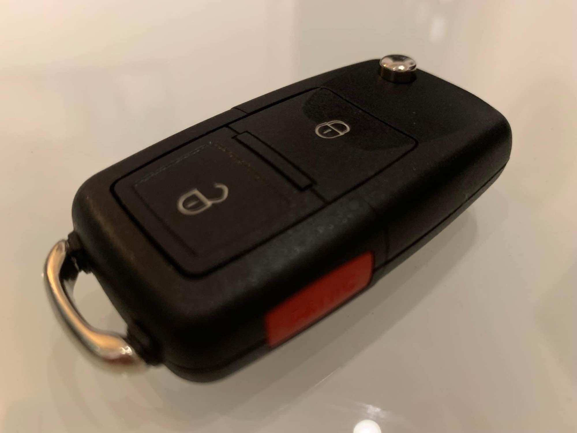 ISUZU Fuego Crosswind HiLander Flip Key w/ Remote (no chip) | Lazada PH